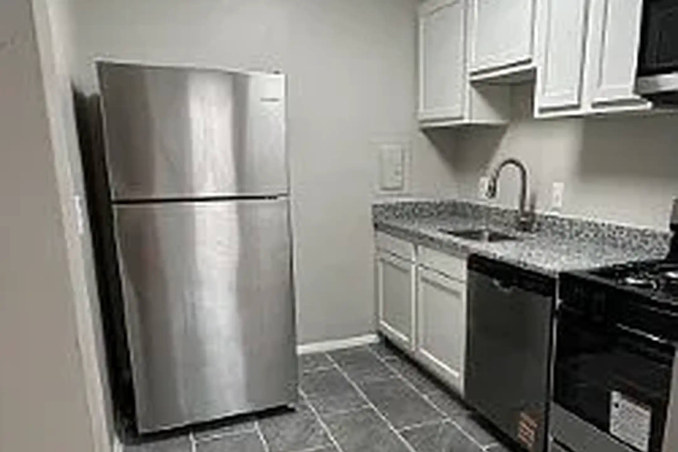 Finian's Court Apartments - Lanham, MD 20706 | ApartmentGuide.com