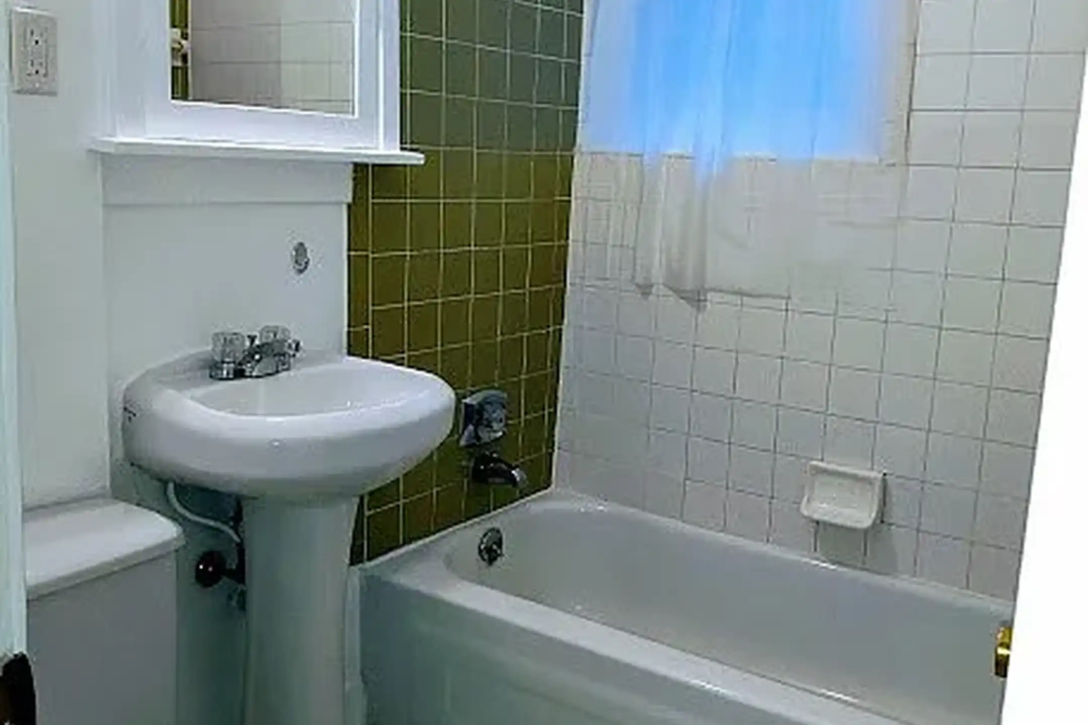 Hadley Hall - Detroit, MI 48201 | ApartmentGuide.com