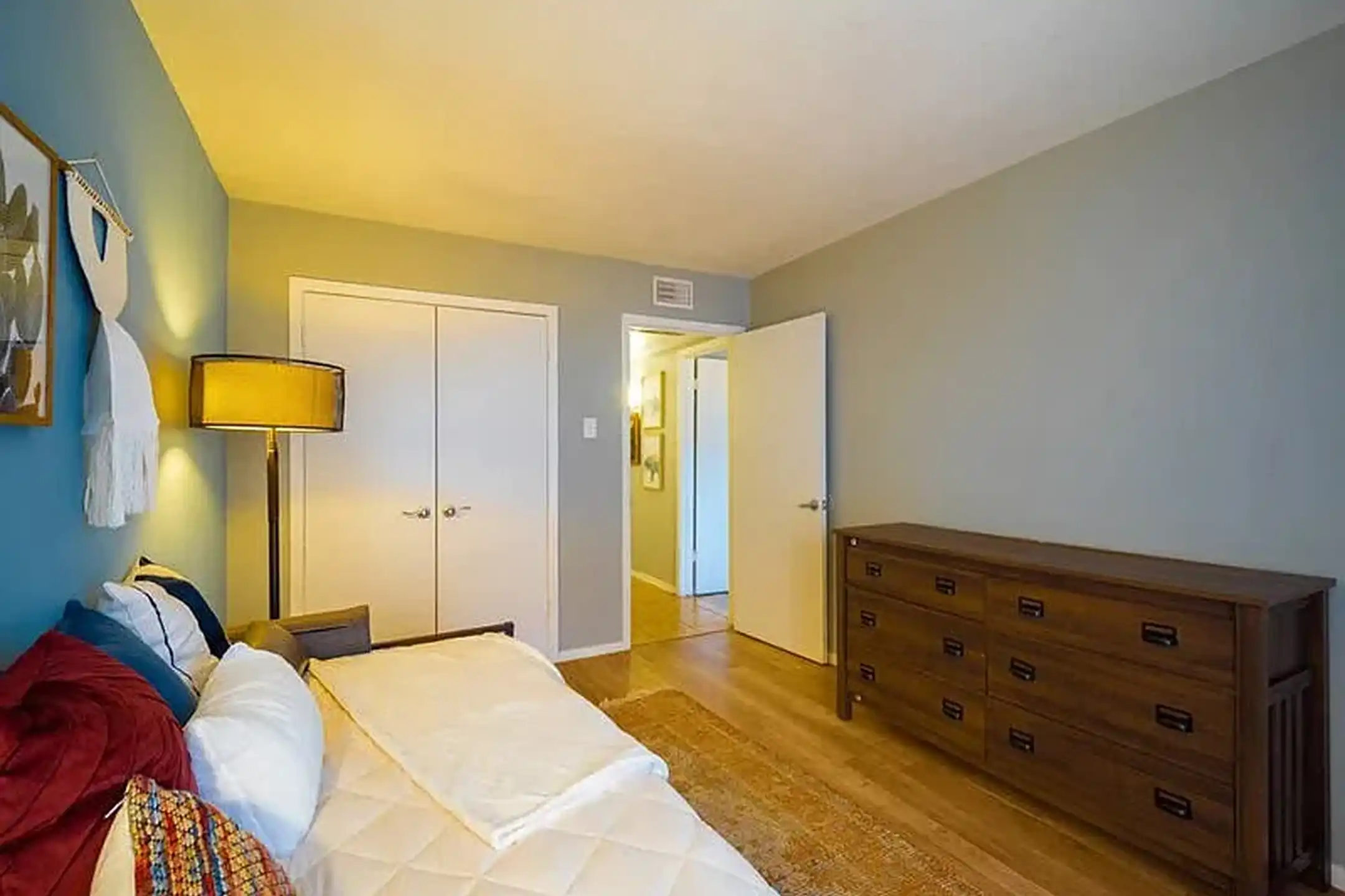 Paddock on Park Row - Arlington, TX 76010 | ApartmentGuide.com