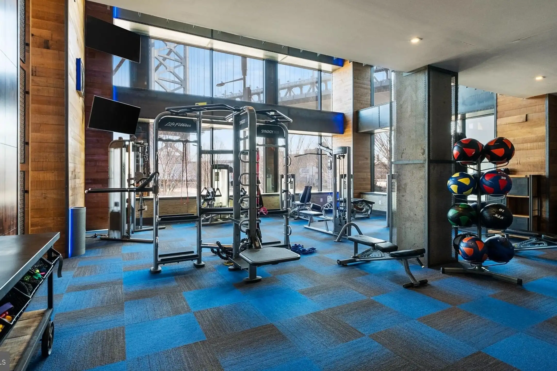 235 N Christopher Columbus Blvd #411 - Philadelphia, PA 19123 | ApartmentGuide.com