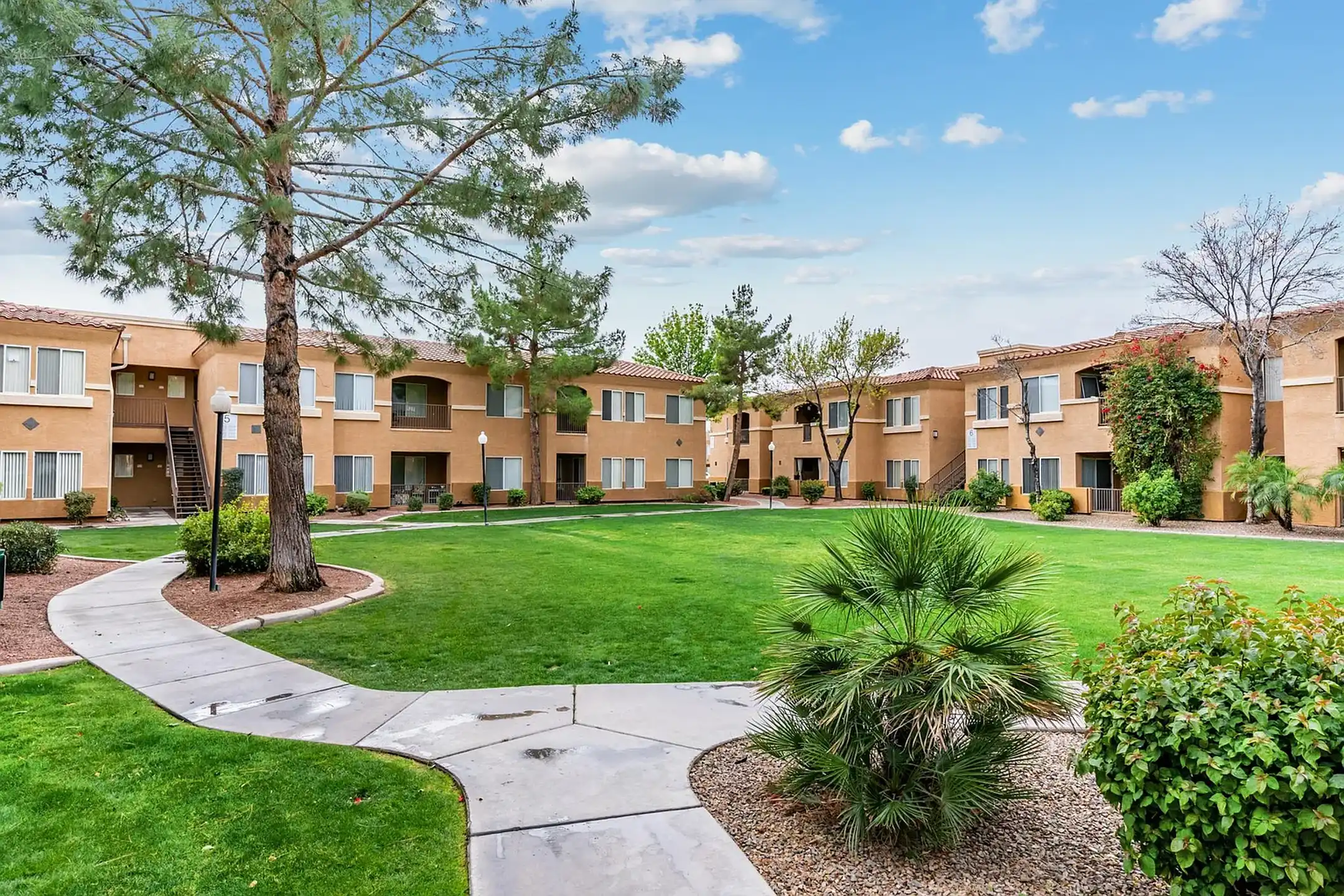 Desert Harbor - Peoria, AZ 85381 | ApartmentGuide.com