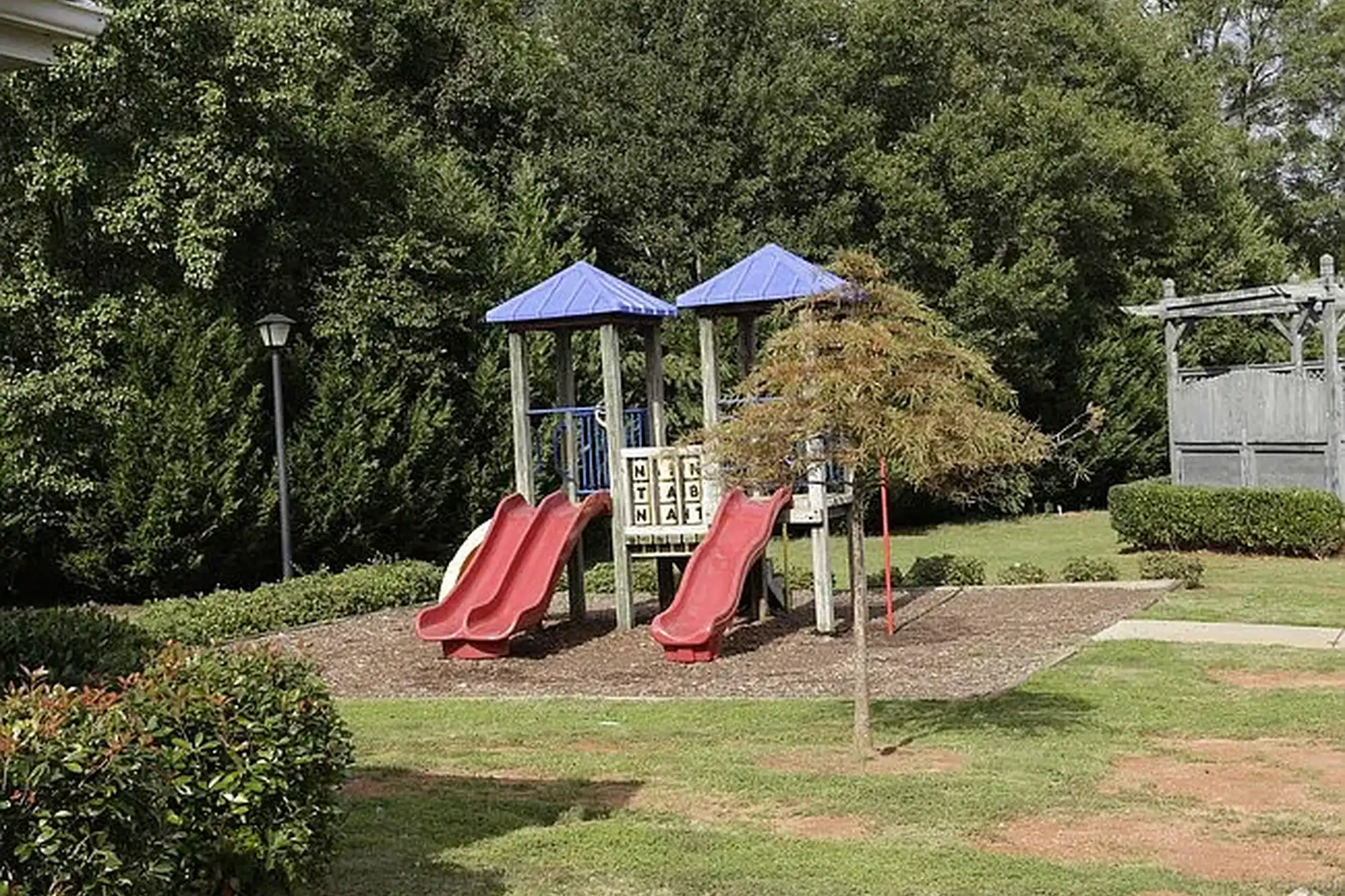 Oak Place - Anderson, SC 29624 | ApartmentGuide.com