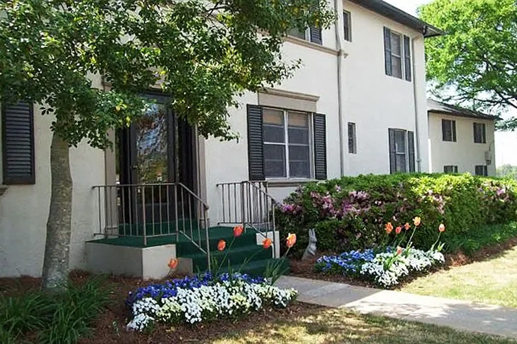 Avondale Station Apartments - Decatur, GA 30030 | ApartmentGuide.com
