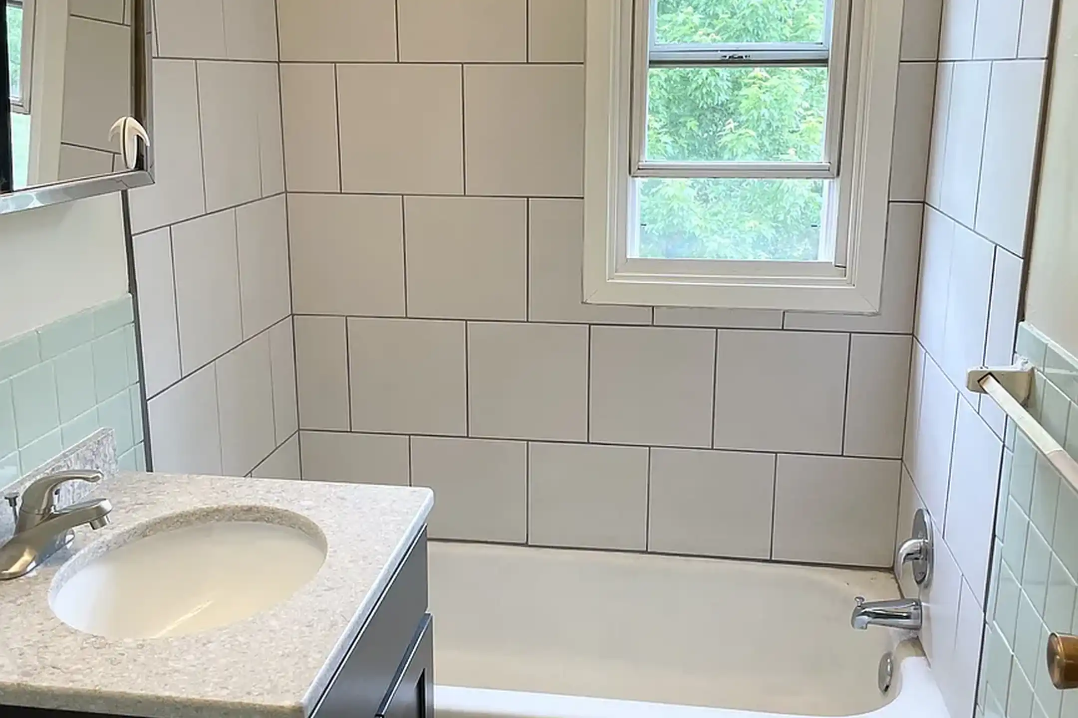 Oak Hills Apartments - Fridley, MN 55421 | ApartmentGuide.com