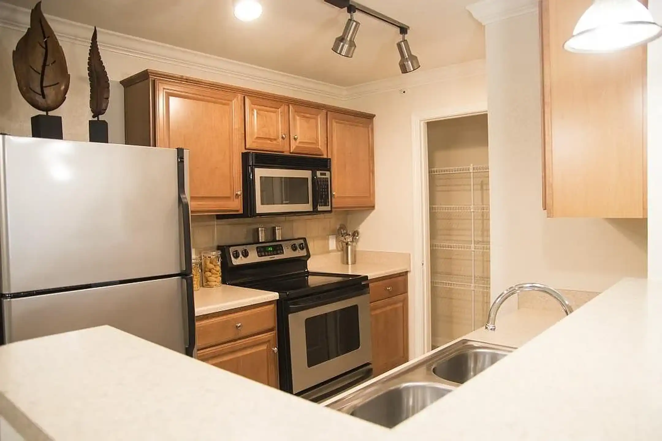 WINDSOR CLUB AT SEVEN OAKS - Wesley Chapel, FL 33544 | ApartmentGuide.com