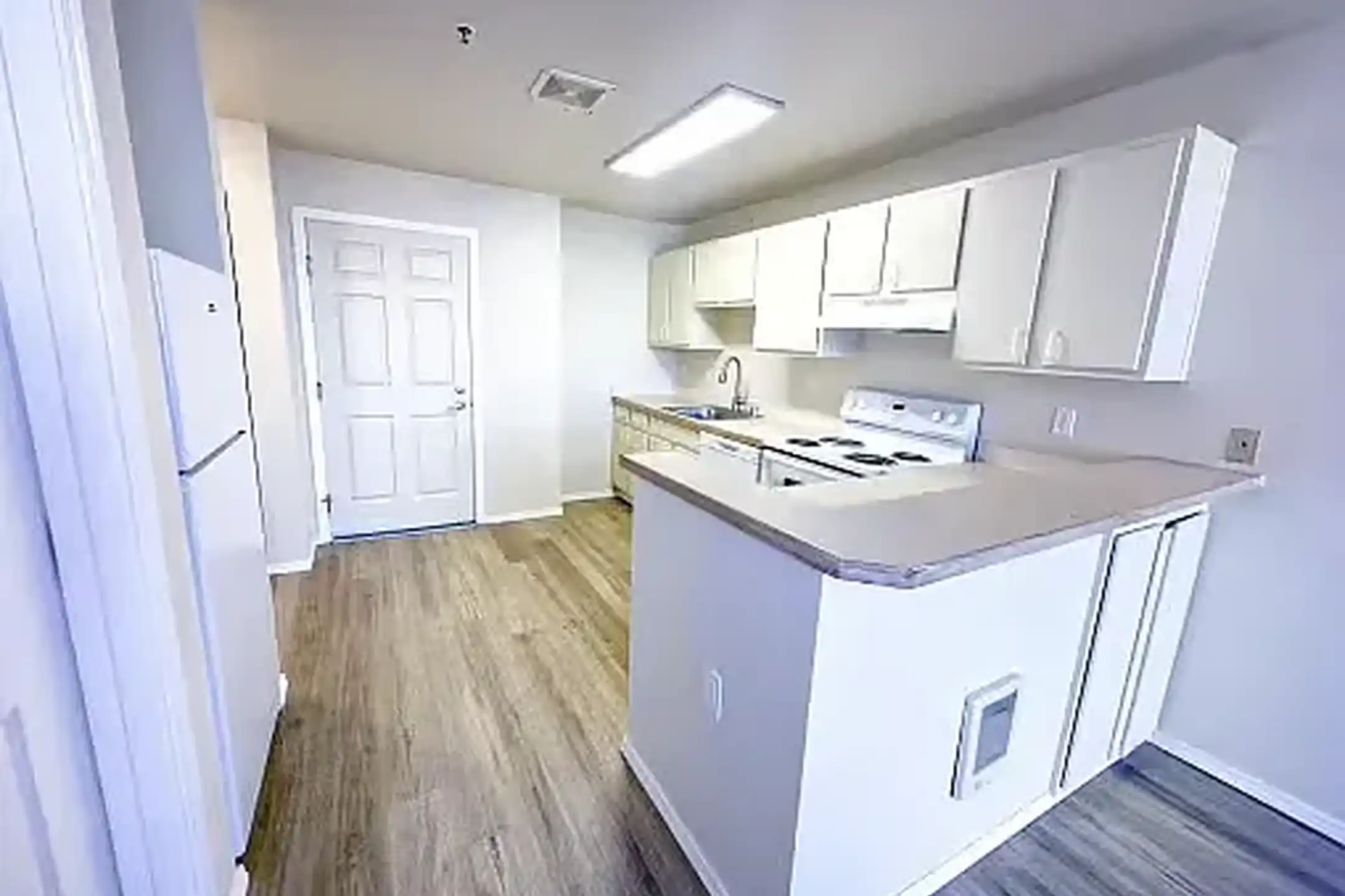 Colby Crest Apartments - Everett, WA 98201 | ApartmentGuide.com