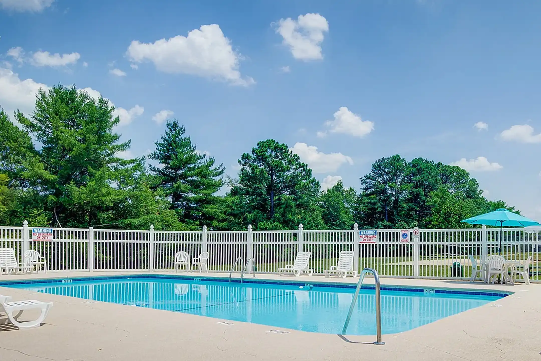 Quail Ridge Apartments - Raleigh, NC 27609 | ApartmentGuide.com