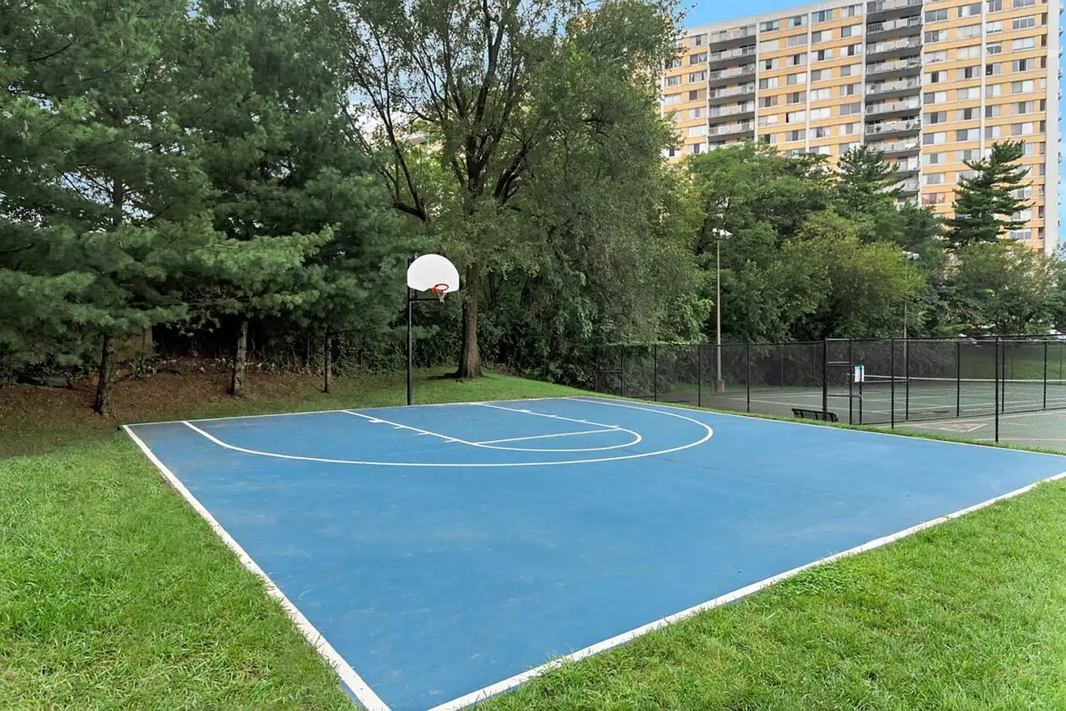 Excelsior Tower - Alexandria, VA 22312 | ApartmentGuide.com