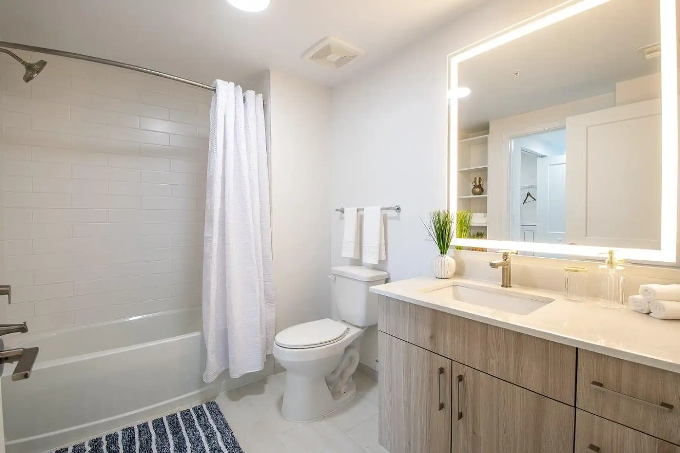 Legacy at 36th - Miami, FL 33142 | ApartmentGuide.com