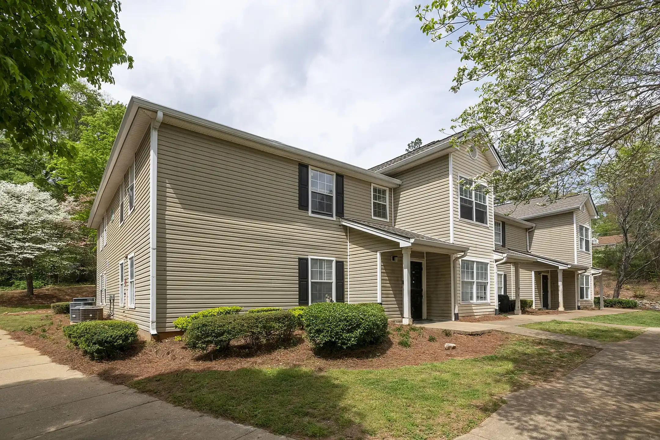 Eastlake Gardens - Decatur, GA 30032 | ApartmentGuide.com