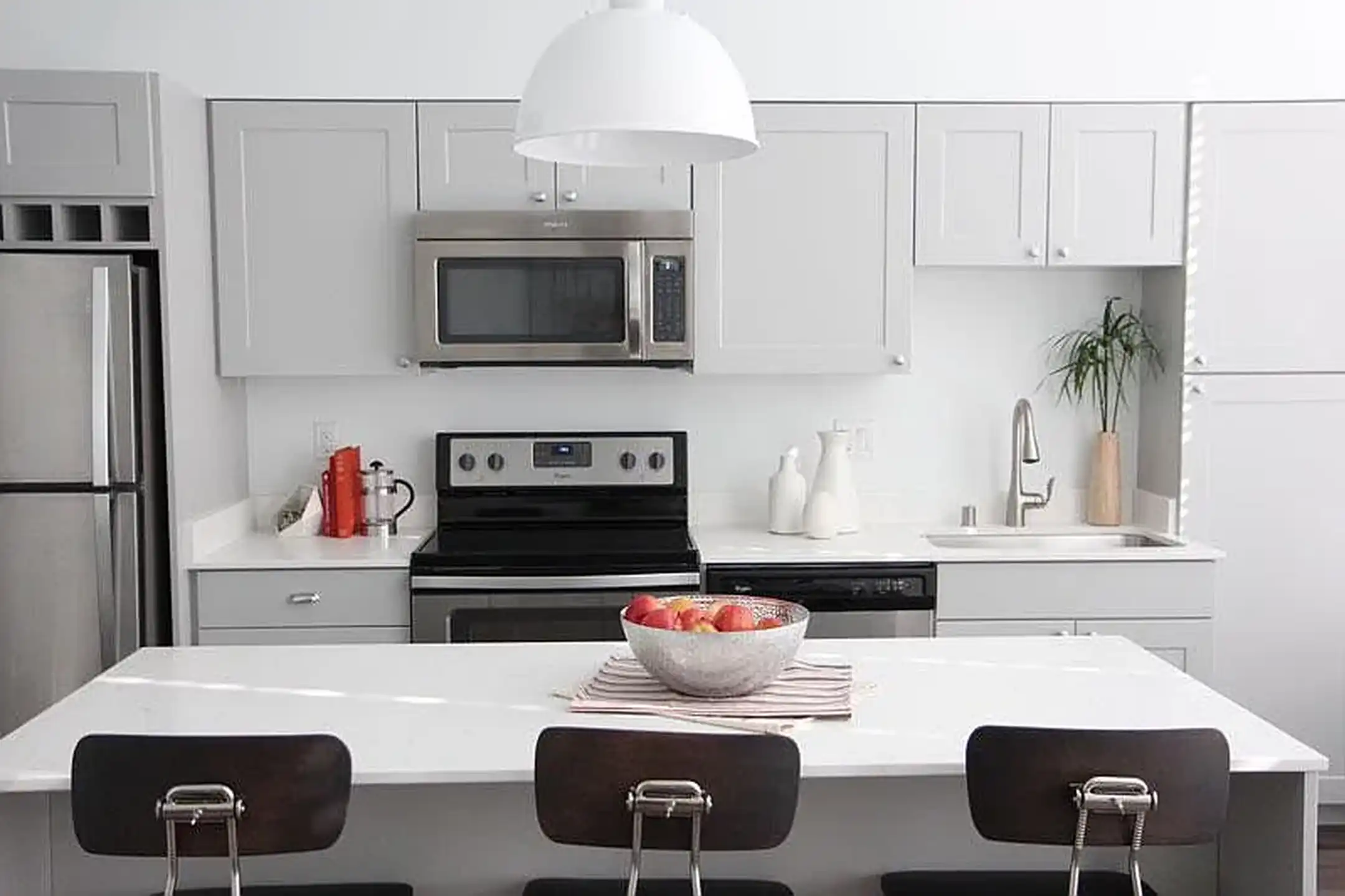 MKE Lofts - Milwaukee, WI 53203 | ApartmentGuide.com