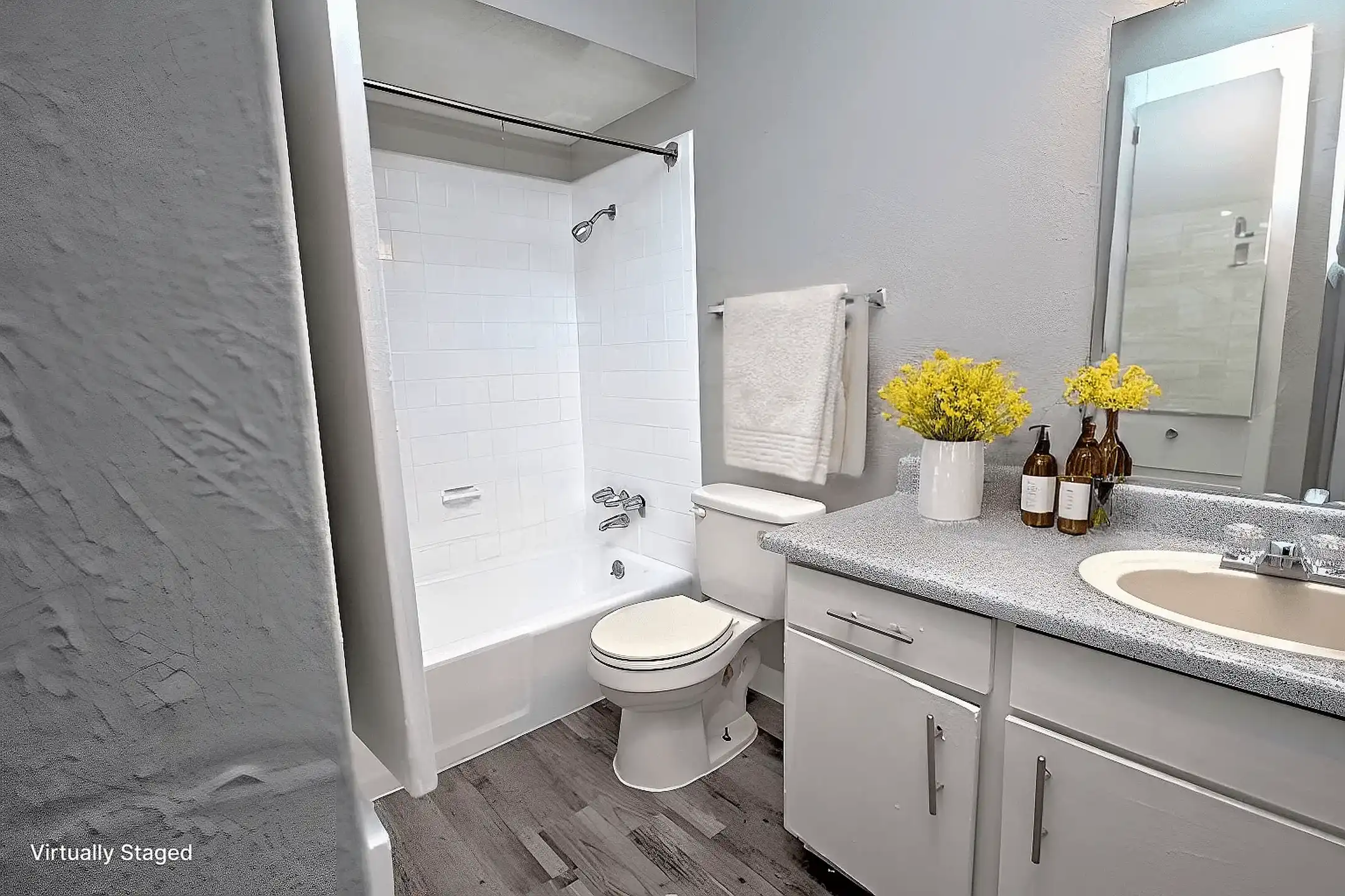 Devon Park Apartments - Dallas, TX 75241 | ApartmentGuide.com