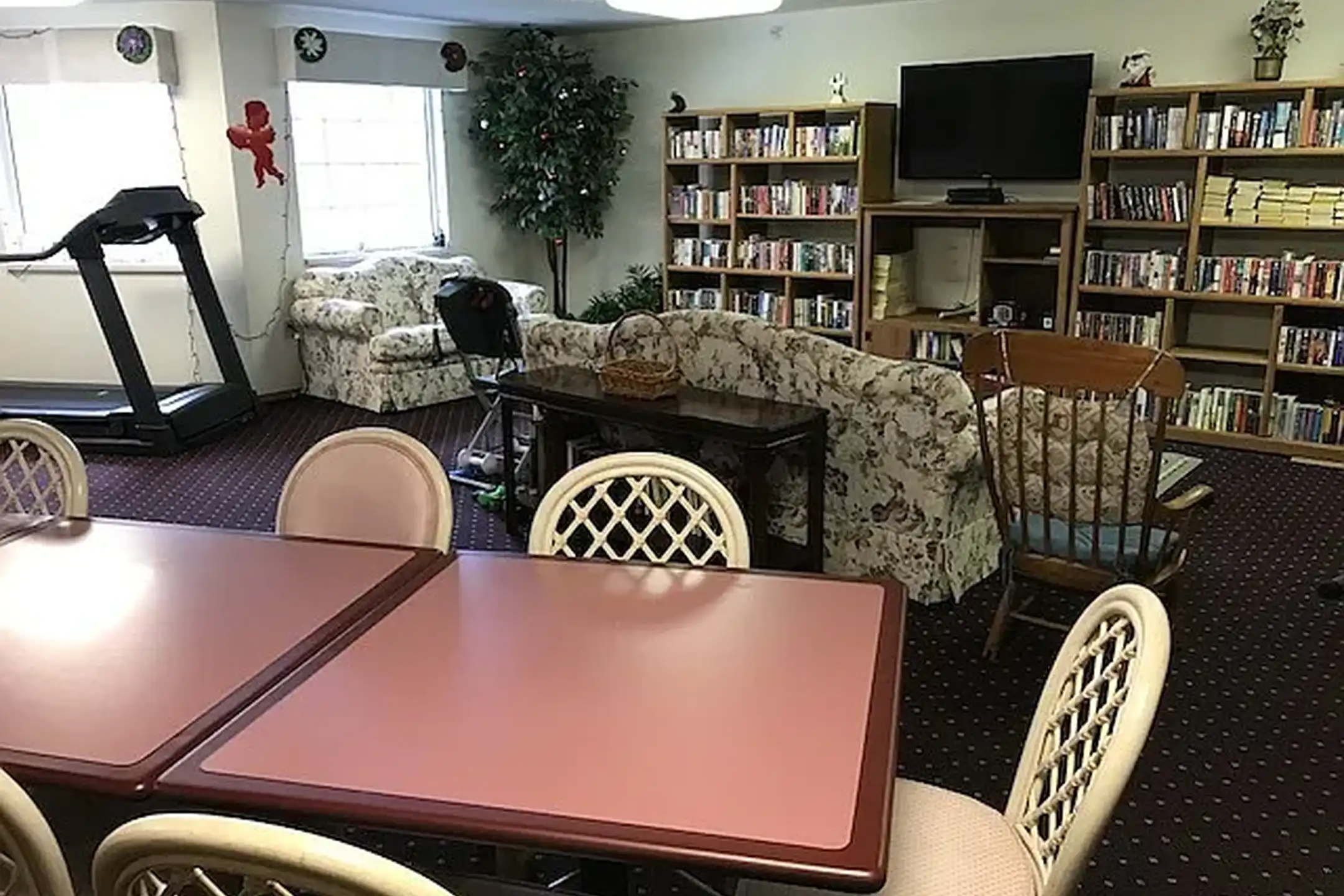 Rock Bay Harbor Apartments - Beloit, WI 53511 | ApartmentGuide.com