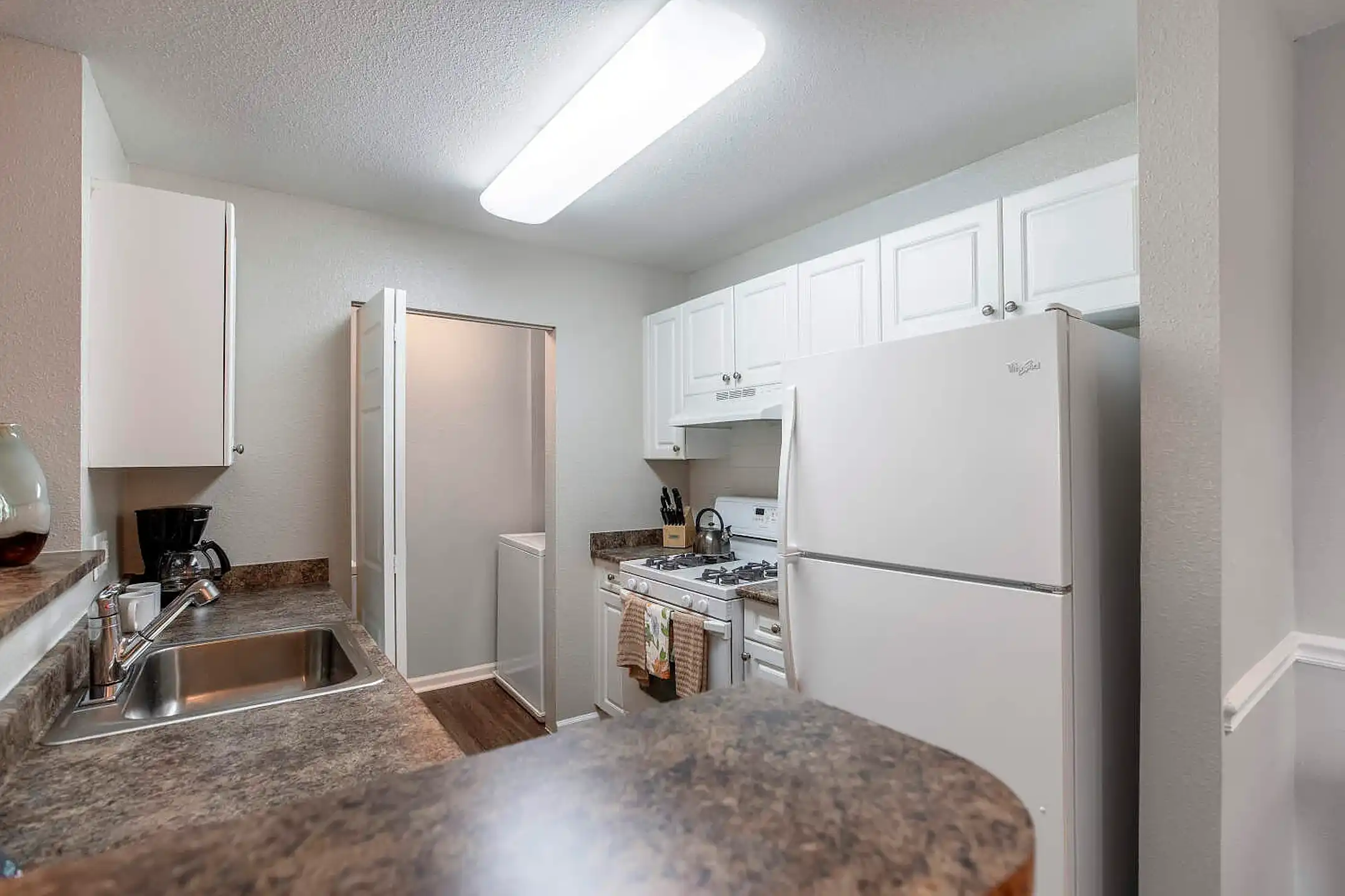The Point at Still River - Danbury, CT 06810 | ApartmentGuide.com