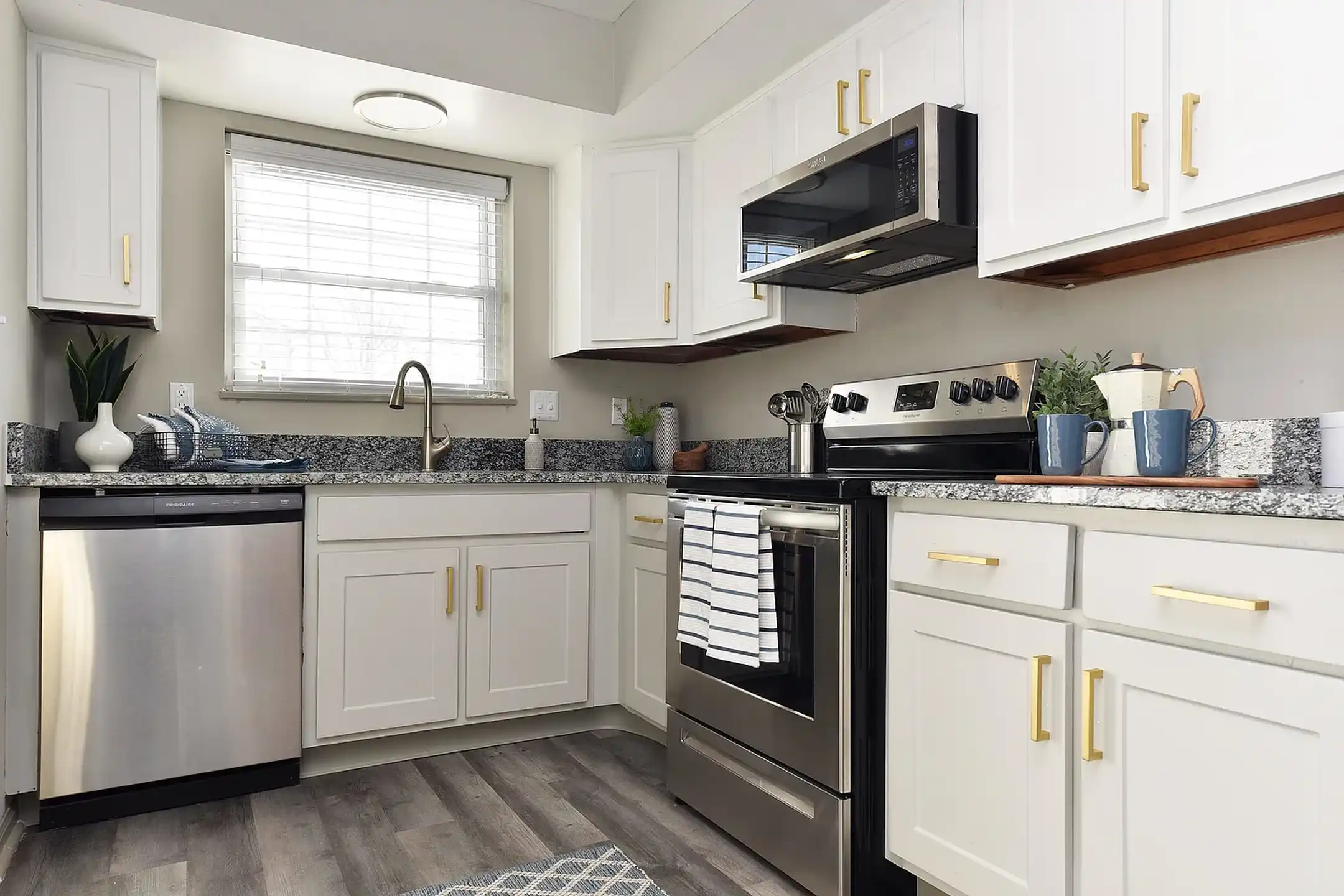 Everly at Meridian Hills - Indianapolis, IN 46260 | ApartmentGuide.com