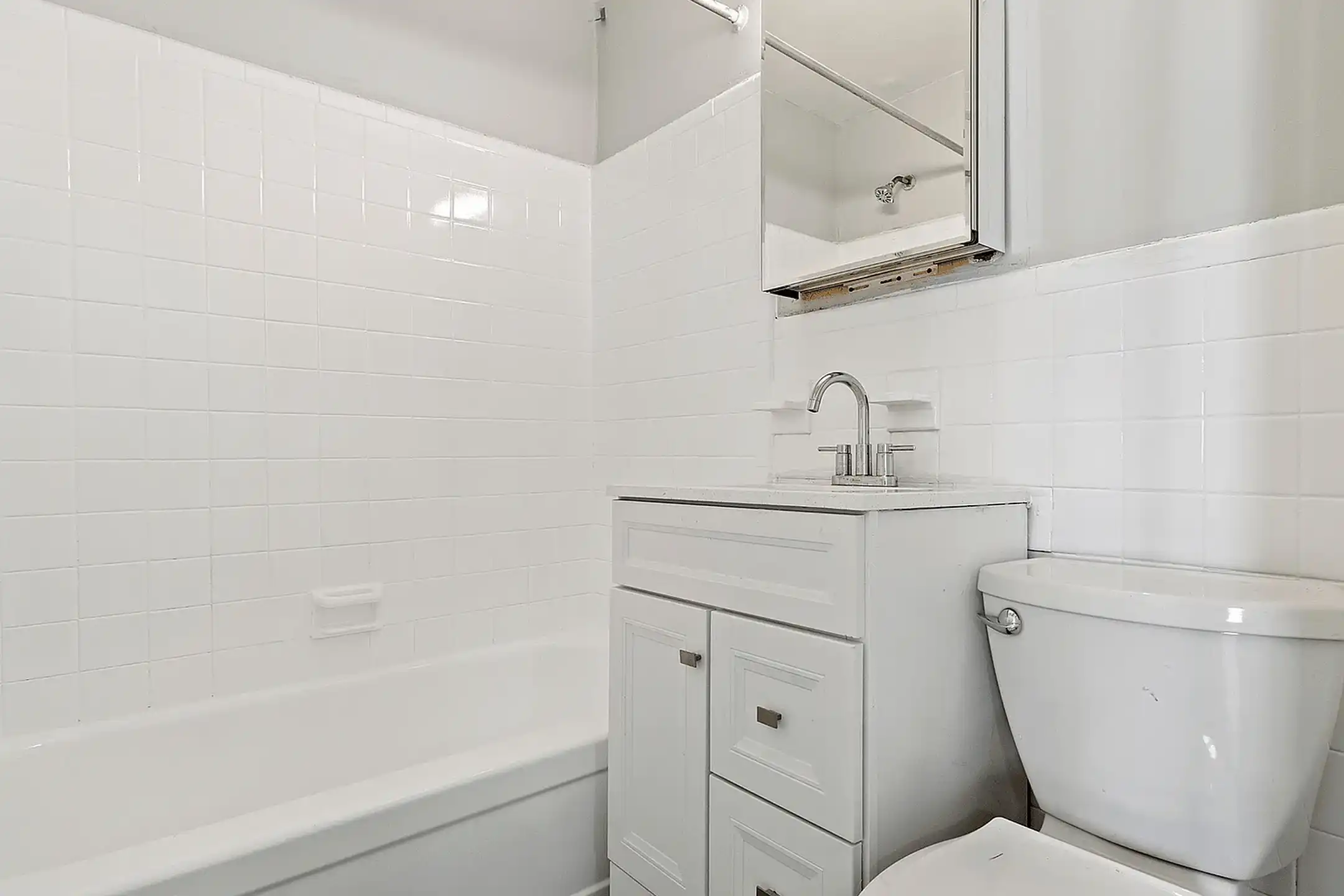 Algon Gardens - Philadelphia, PA 19111 | ApartmentGuide.com