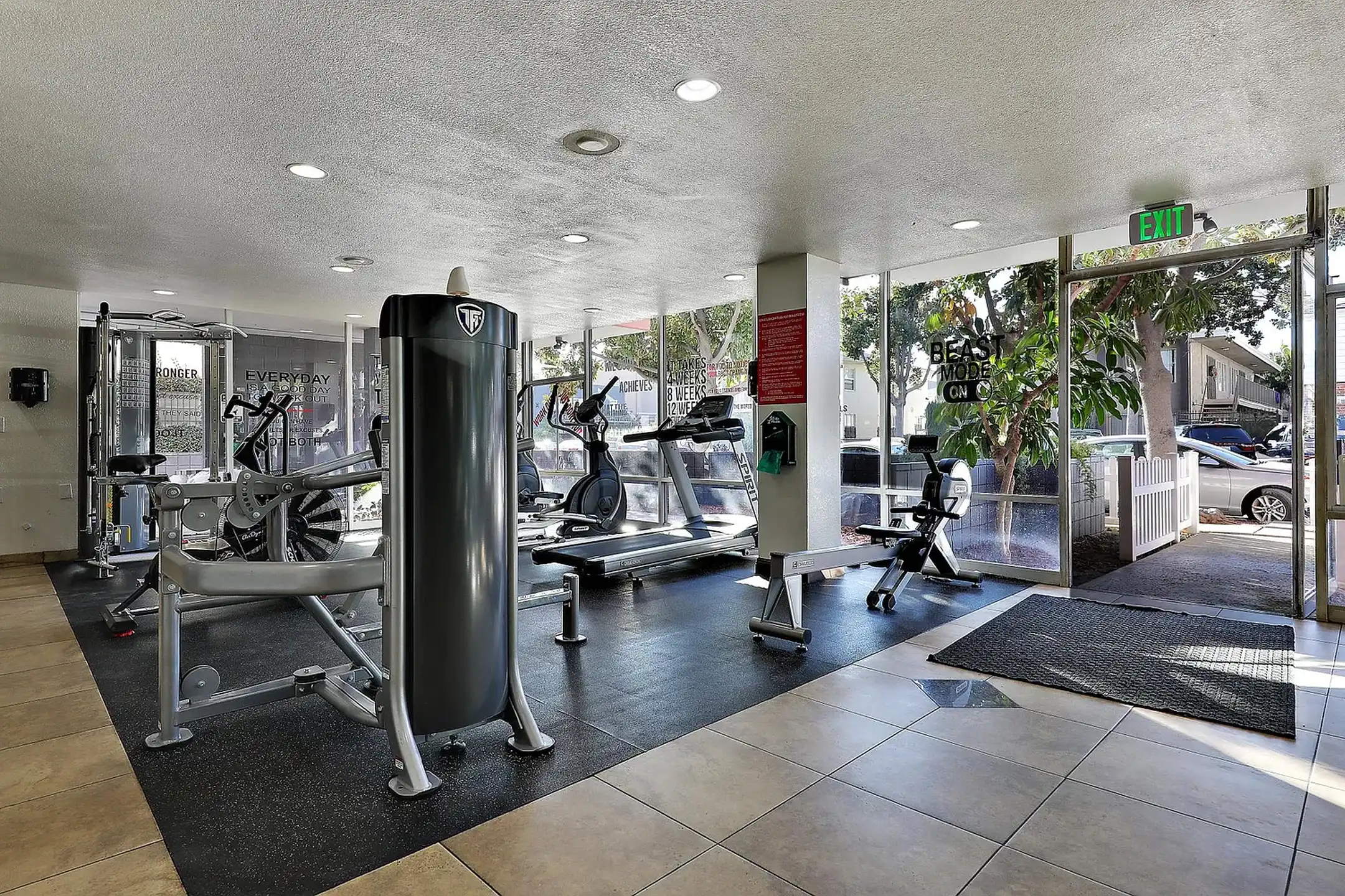 Linden Lofts Apartments of Long Beach - Long Beach, CA 90802 ...