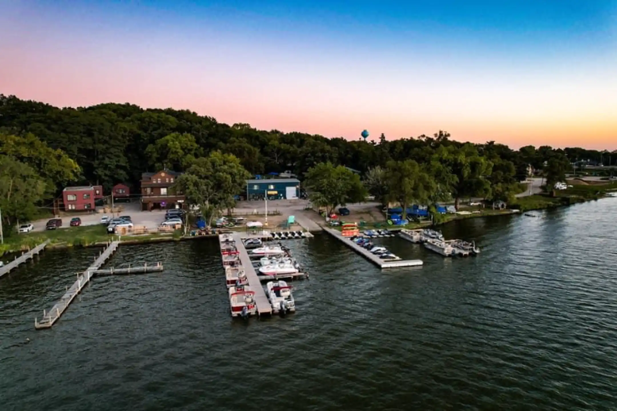 117 Nippersink Blvd unit 401 - Fox Lake, IL 60020 | ApartmentGuide.com