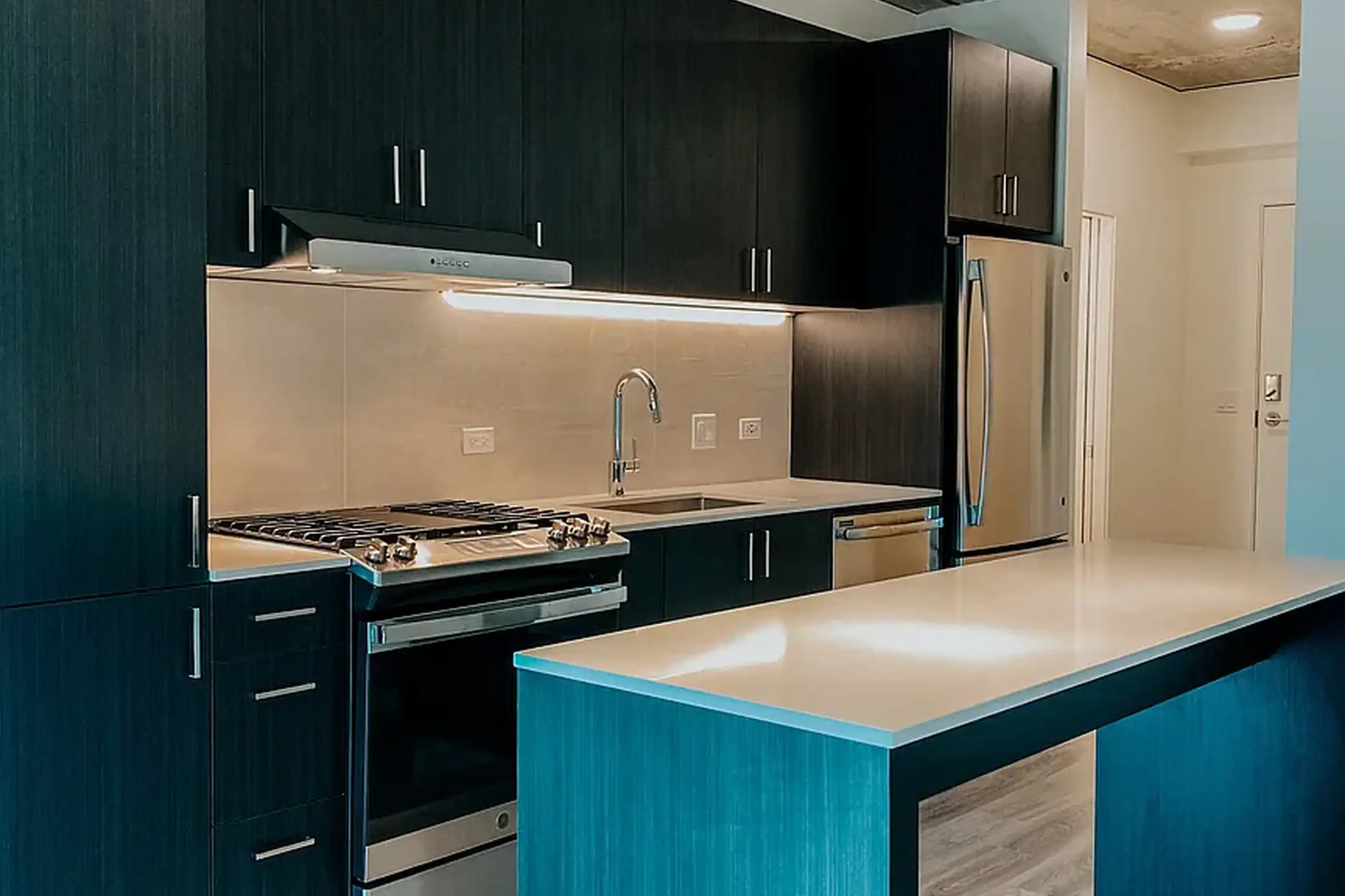 Than Tower - Chicago, IL 60610 | ApartmentGuide.com