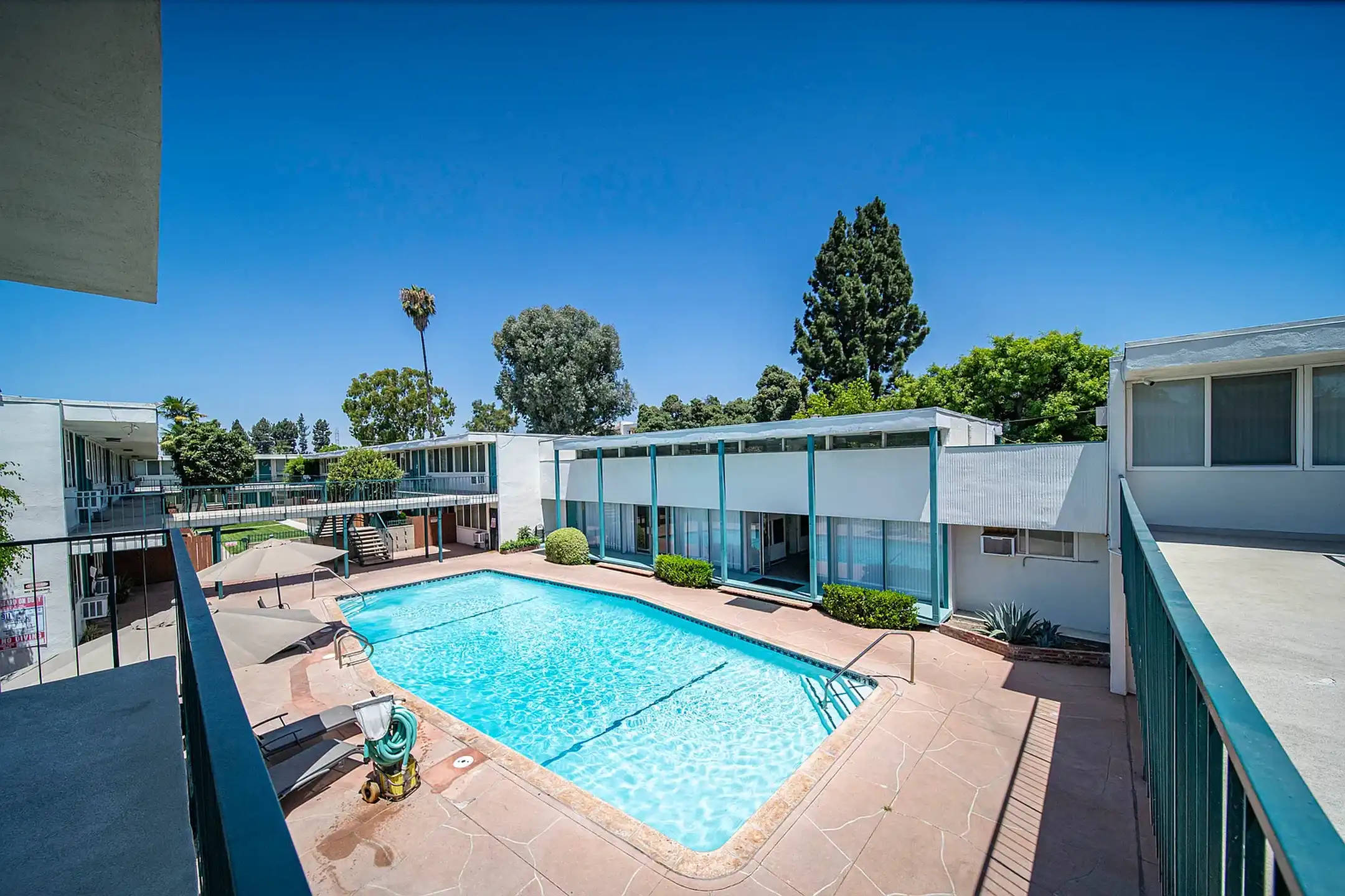 Downey Plaza - Downey, CA 90240 | ApartmentGuide.com