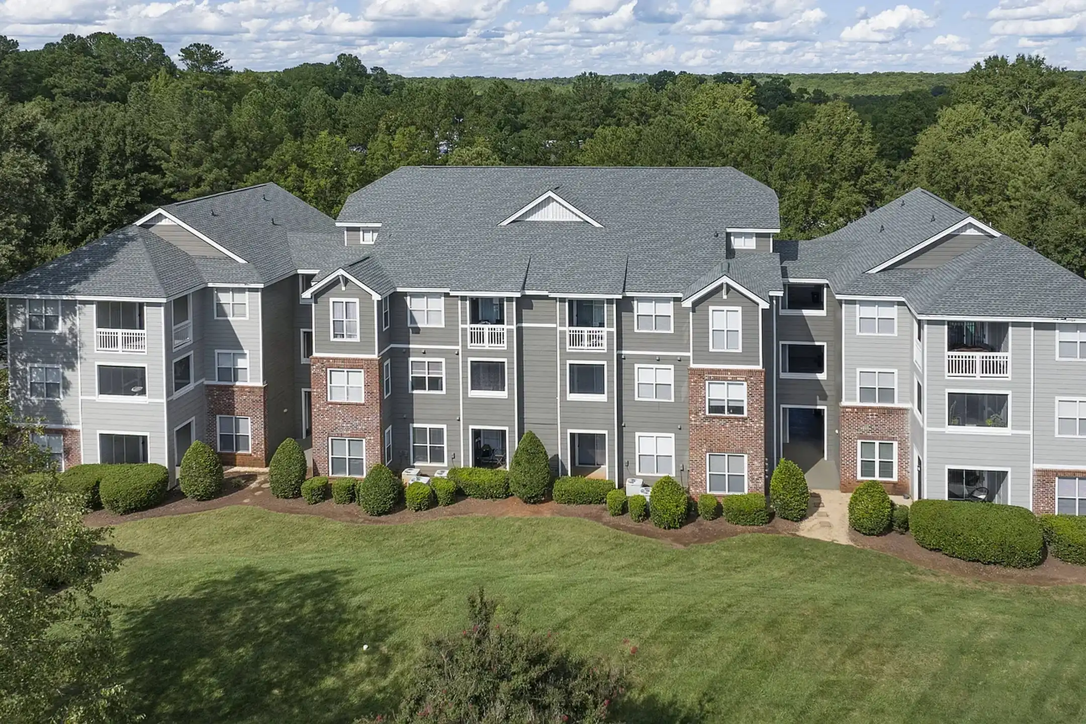Seasons at Umstead Apartment Homes - Raleigh, NC 27612 | ApartmentGuide.com