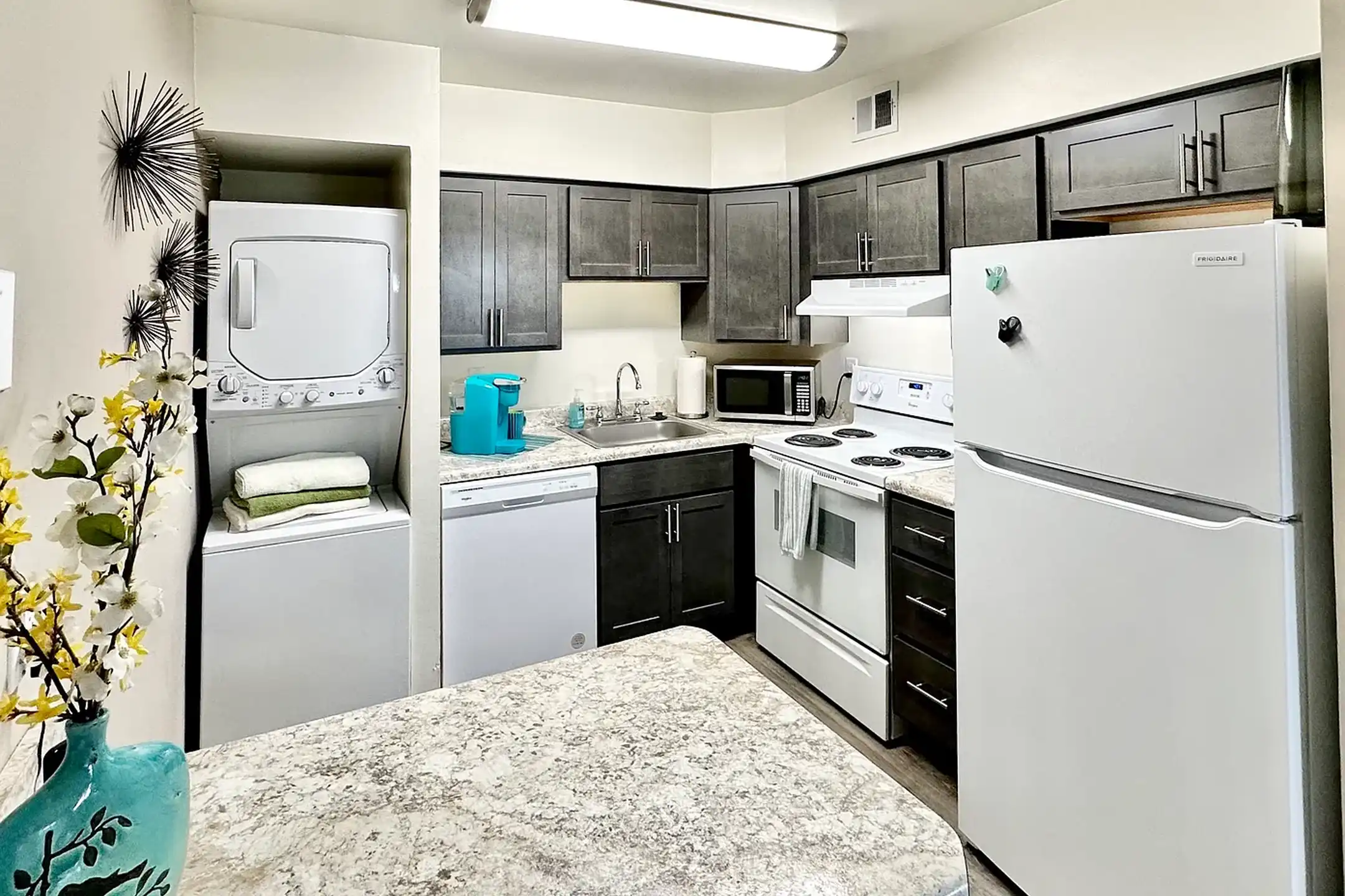 Brookside Village Apartments - Virginia Beach, VA 23453 | ApartmentGuide.com