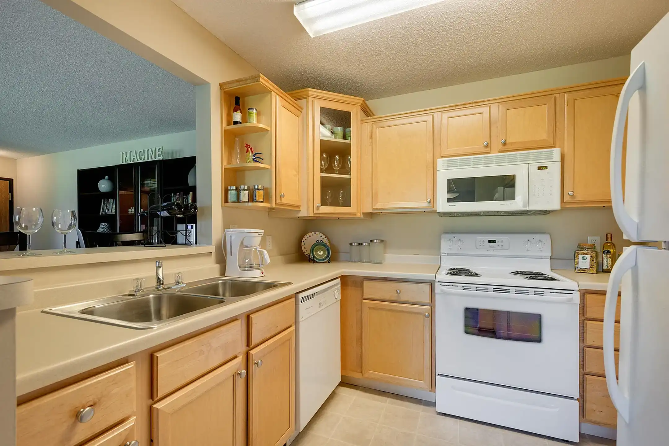 Mallard Ridge - Maple Grove, MN 55369 | ApartmentGuide.com