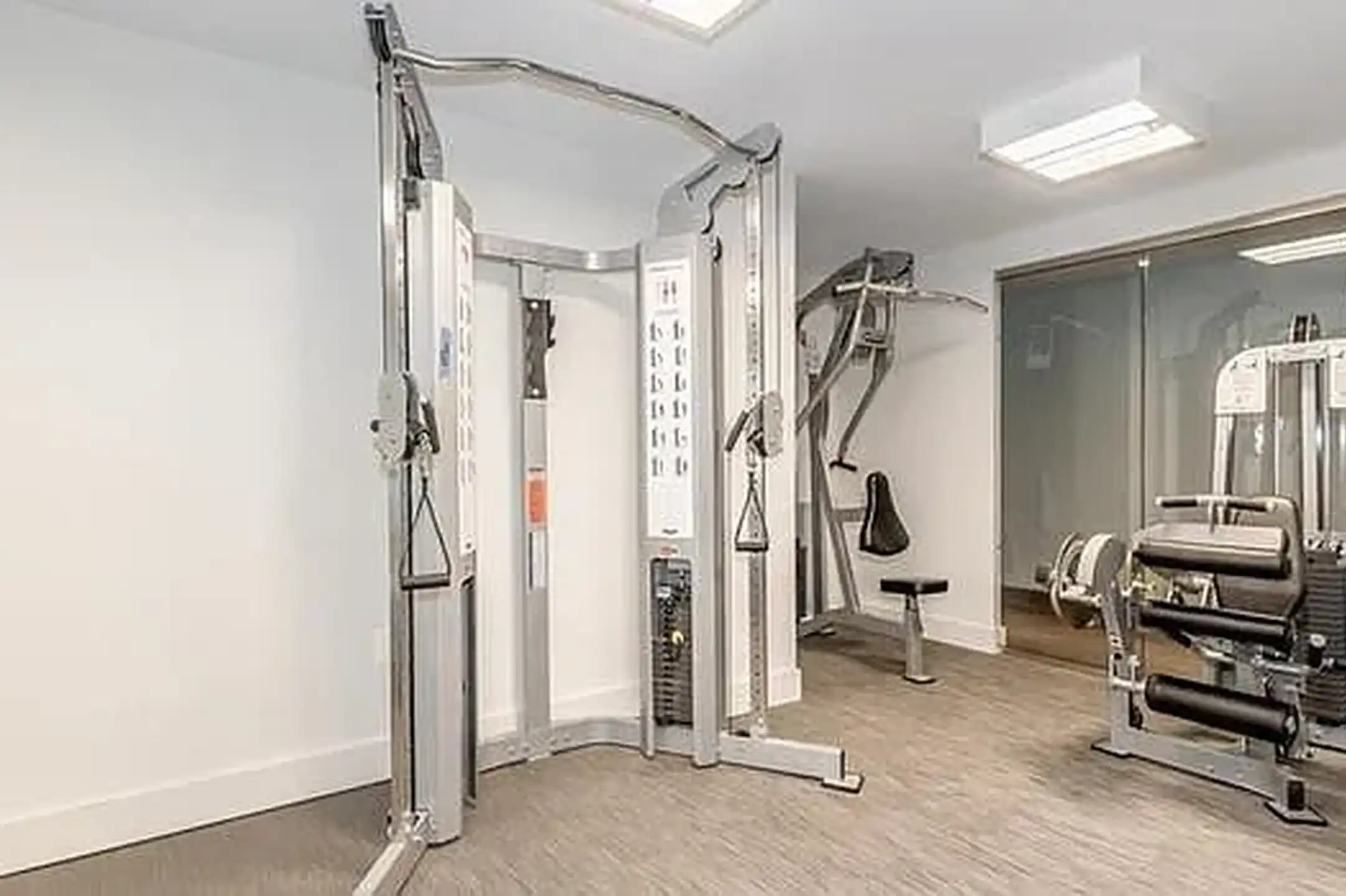 The Falls at Roland Park - Baltimore, MD 21210 | ApartmentGuide.com