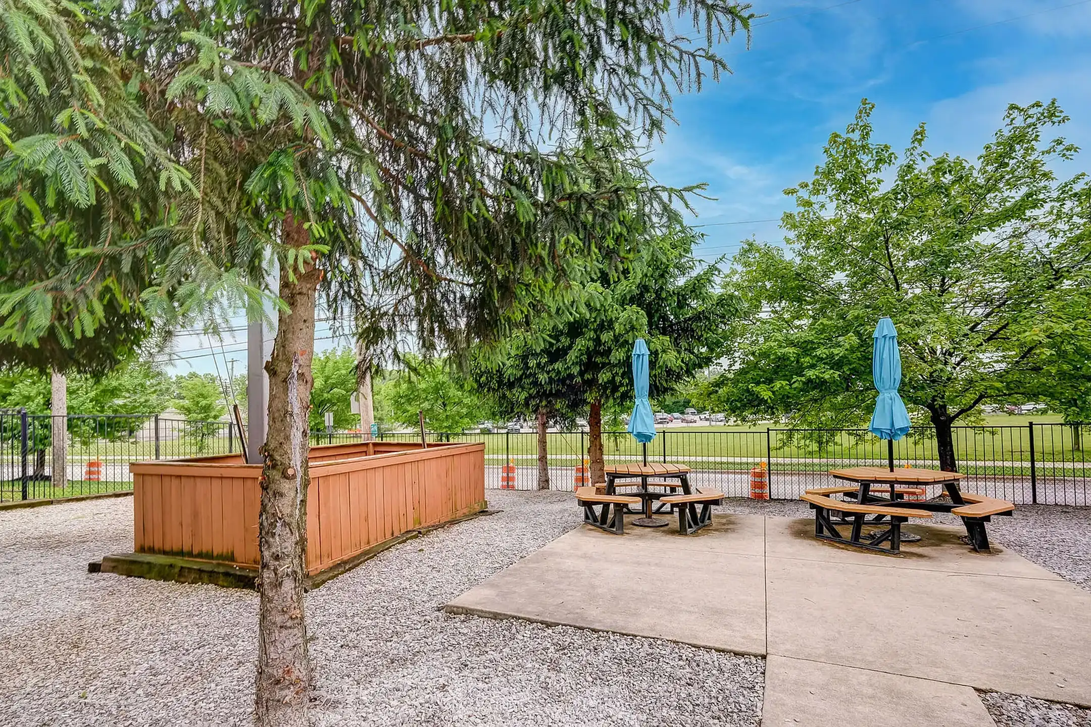 Liberty Place Apartments - Columbus, OH 43215 | ApartmentGuide.com