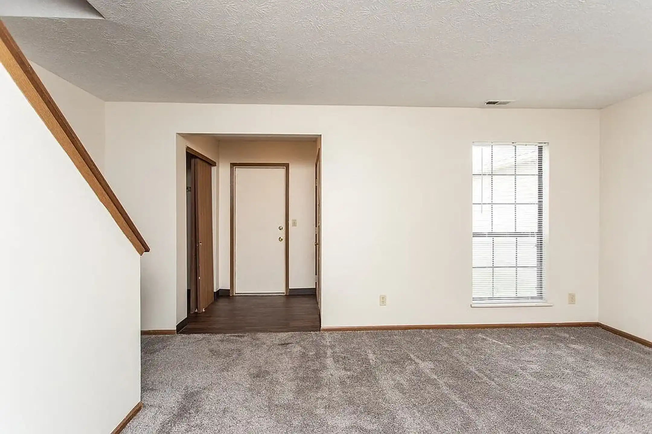 Silver Maple - Delaware, OH 43015 | ApartmentGuide.com