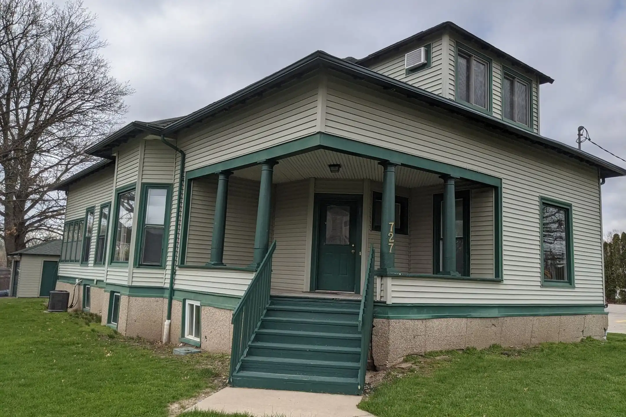 727 Melrose Ave unit 727-UP - Iowa City, IA 52246 | ApartmentGuide.com