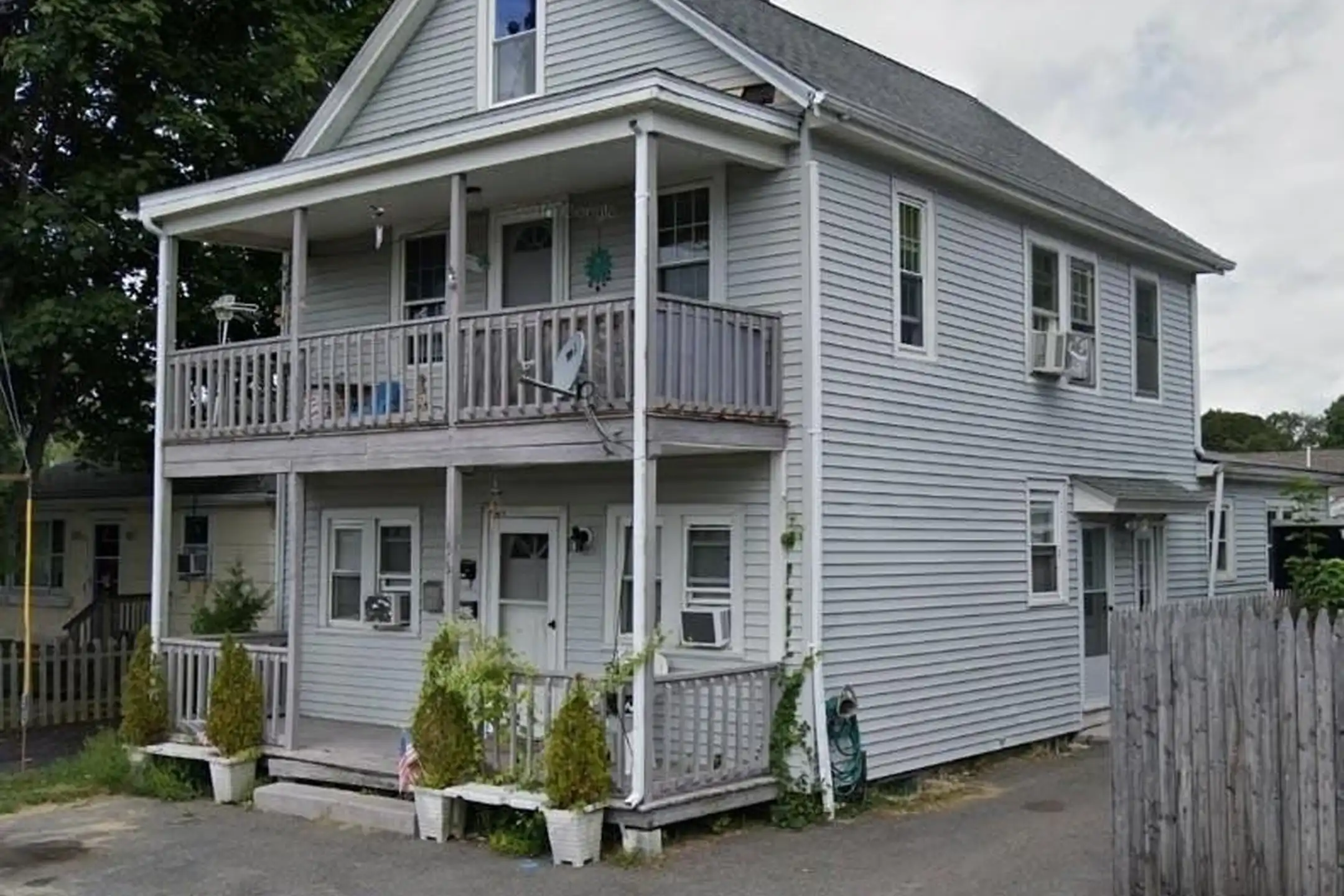 55 Railroad Ave #3 - Swansea, MA 02777 | ApartmentGuide.com
