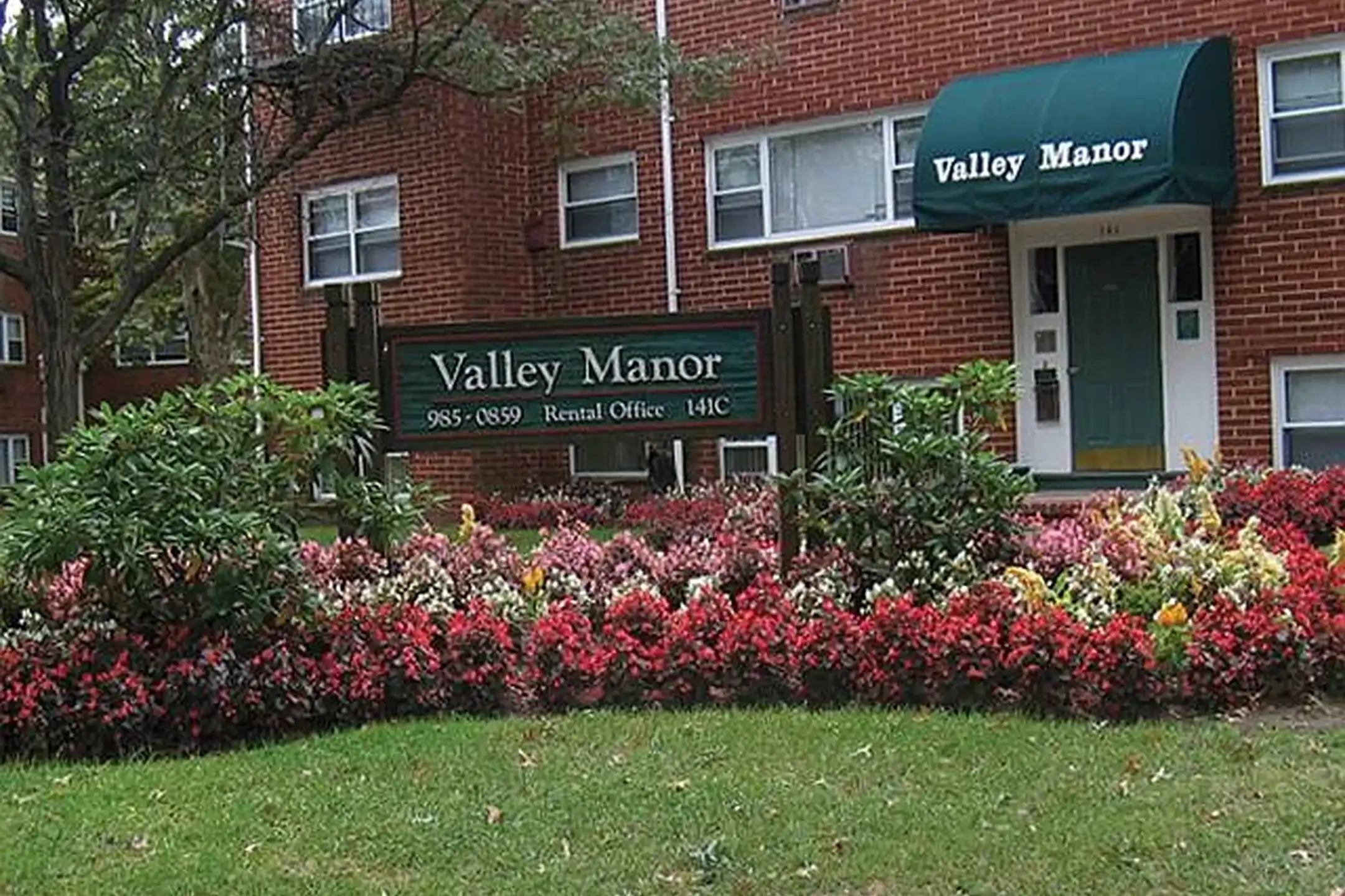 Valley Manor Apartments - Edison, NJ 08817 | ApartmentGuide.com