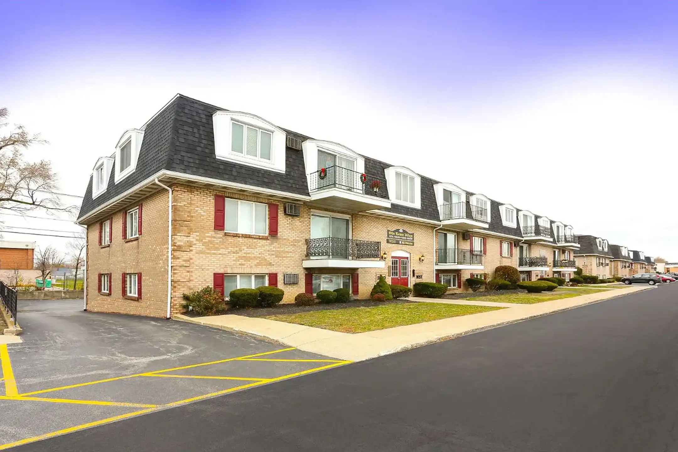 Olde Towne Village Apartments - Kenmore, NY 14223 | ApartmentGuide.com