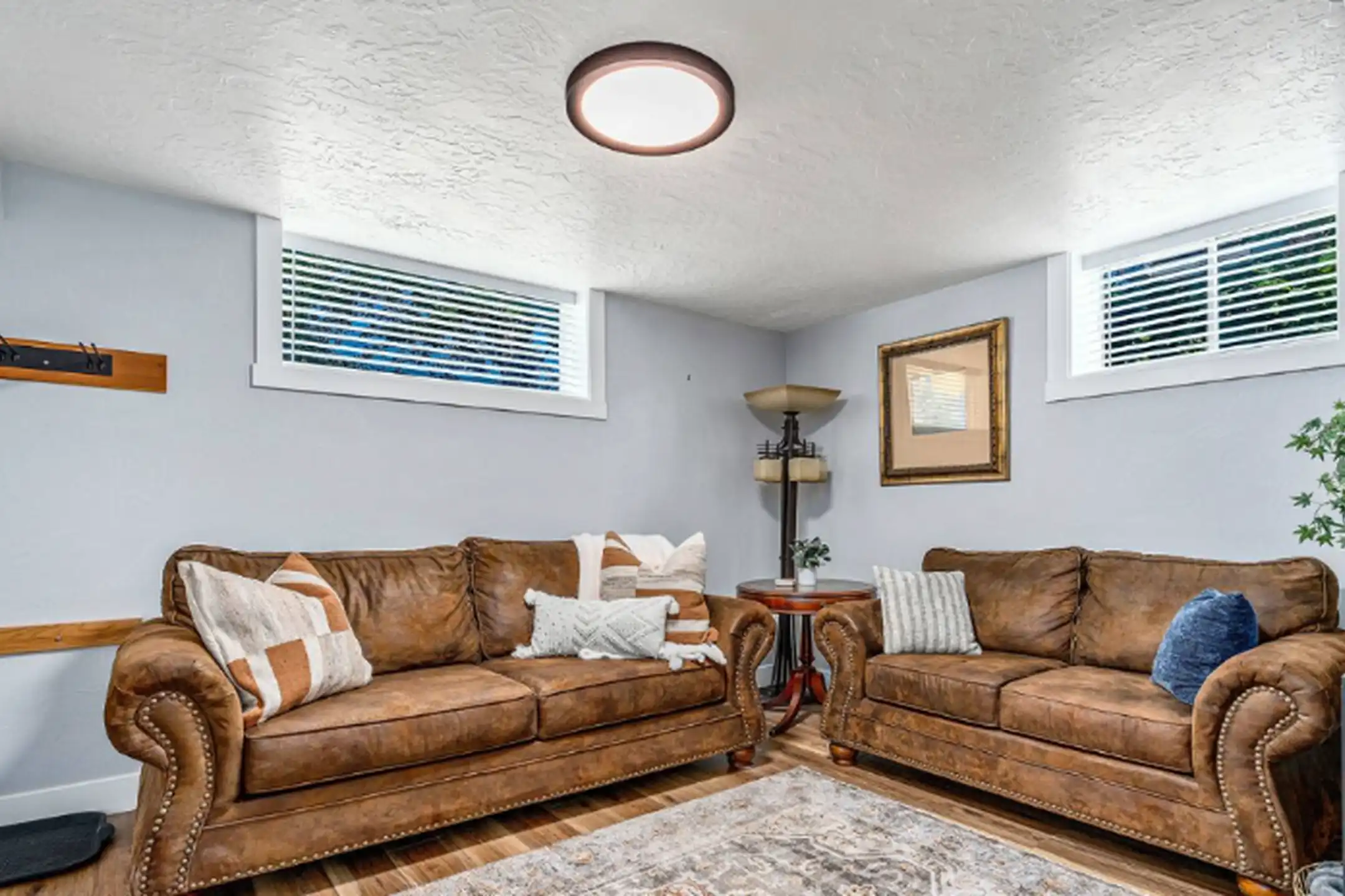 444 N Oakley St - Salt Lake City, UT 84116 | ApartmentGuide.com