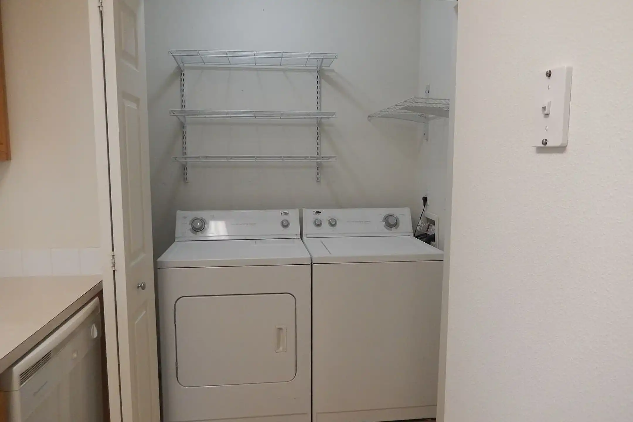 1377-01PP Stacey Lee Apartments - Portland, OR 97230 | ApartmentGuide.com