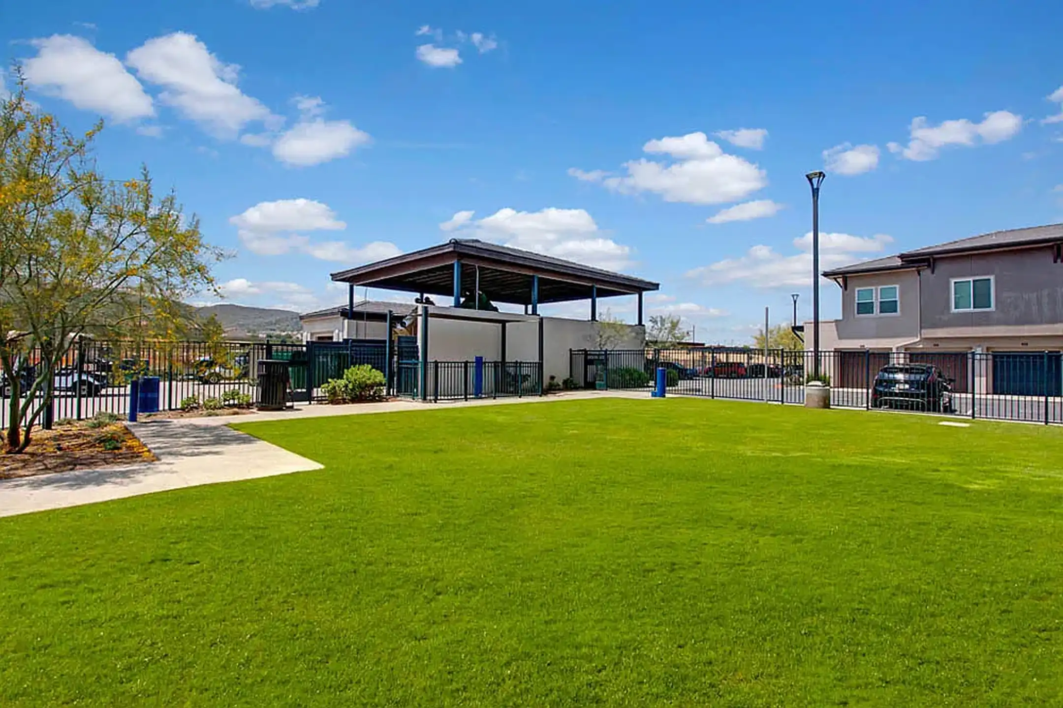 Array Vista Canyon - Santa Clarita, CA 91387 | ApartmentGuide.com