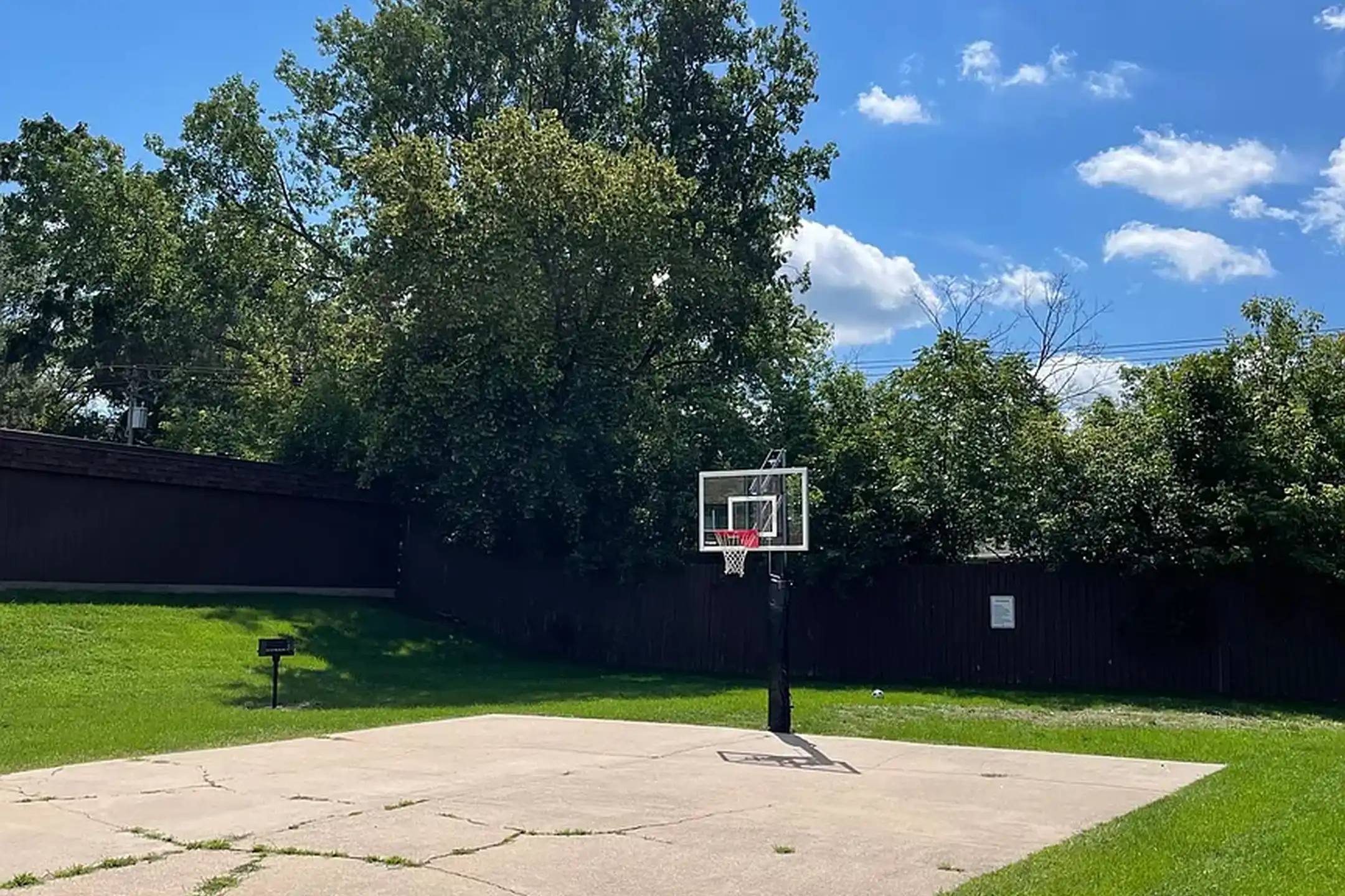 South Fridley - Fridley, MN 55421 | ApartmentGuide.com