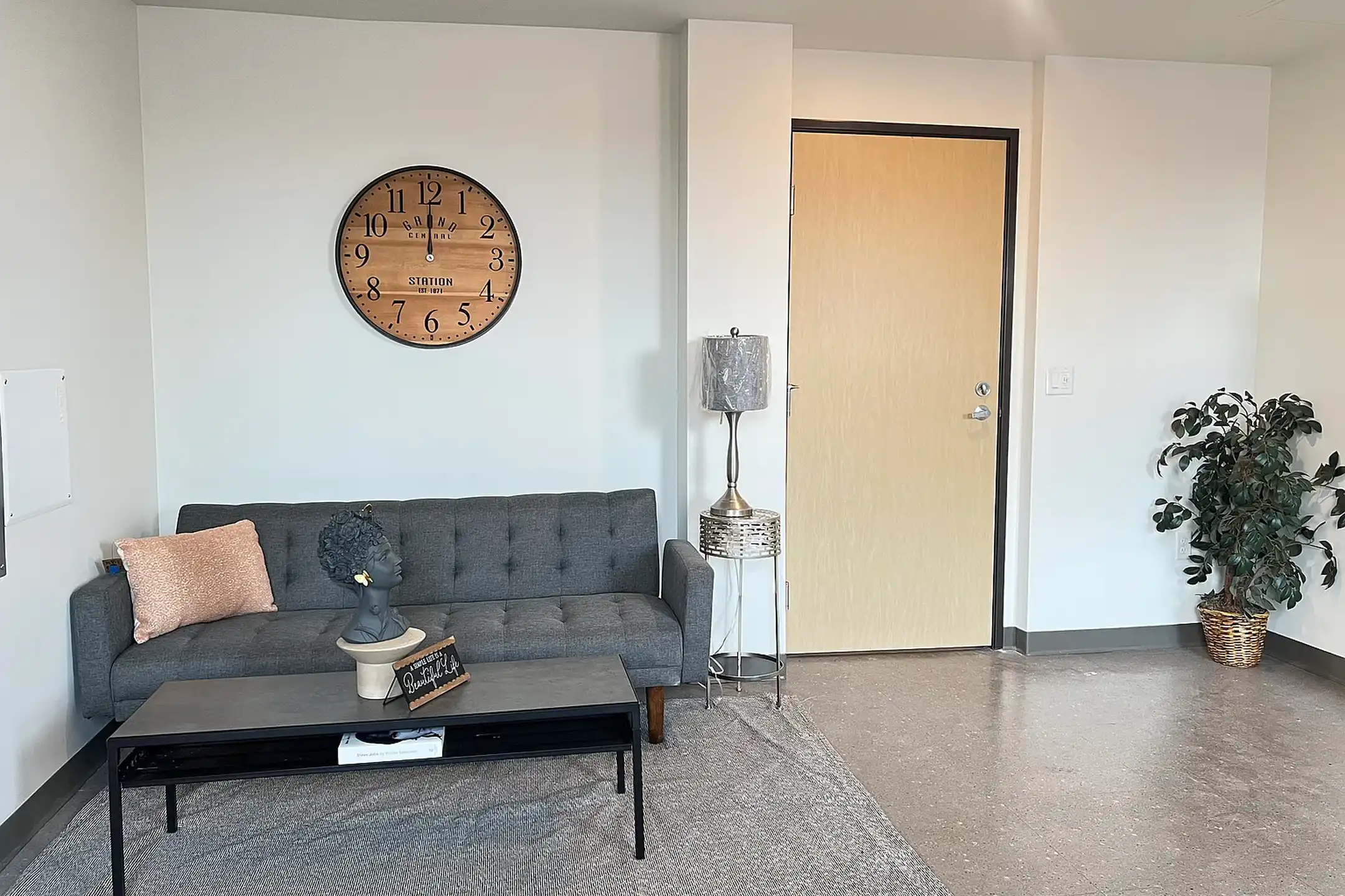 Historic 10th Street Residences - Milwaukee, WI 53233 | ApartmentGuide.com
