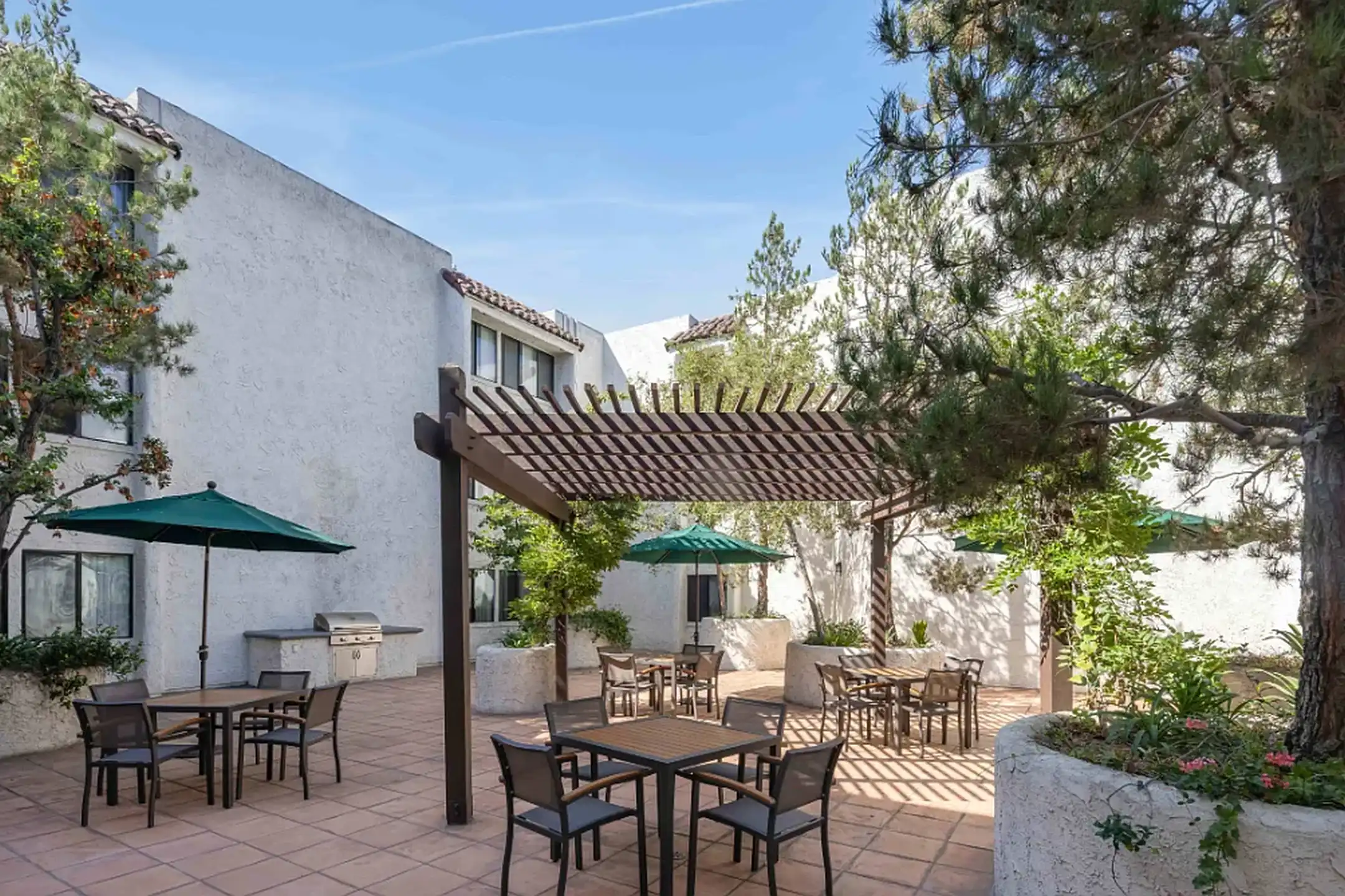 Casa Lucerna - Los Angeles, CA 90022 | ApartmentGuide.com