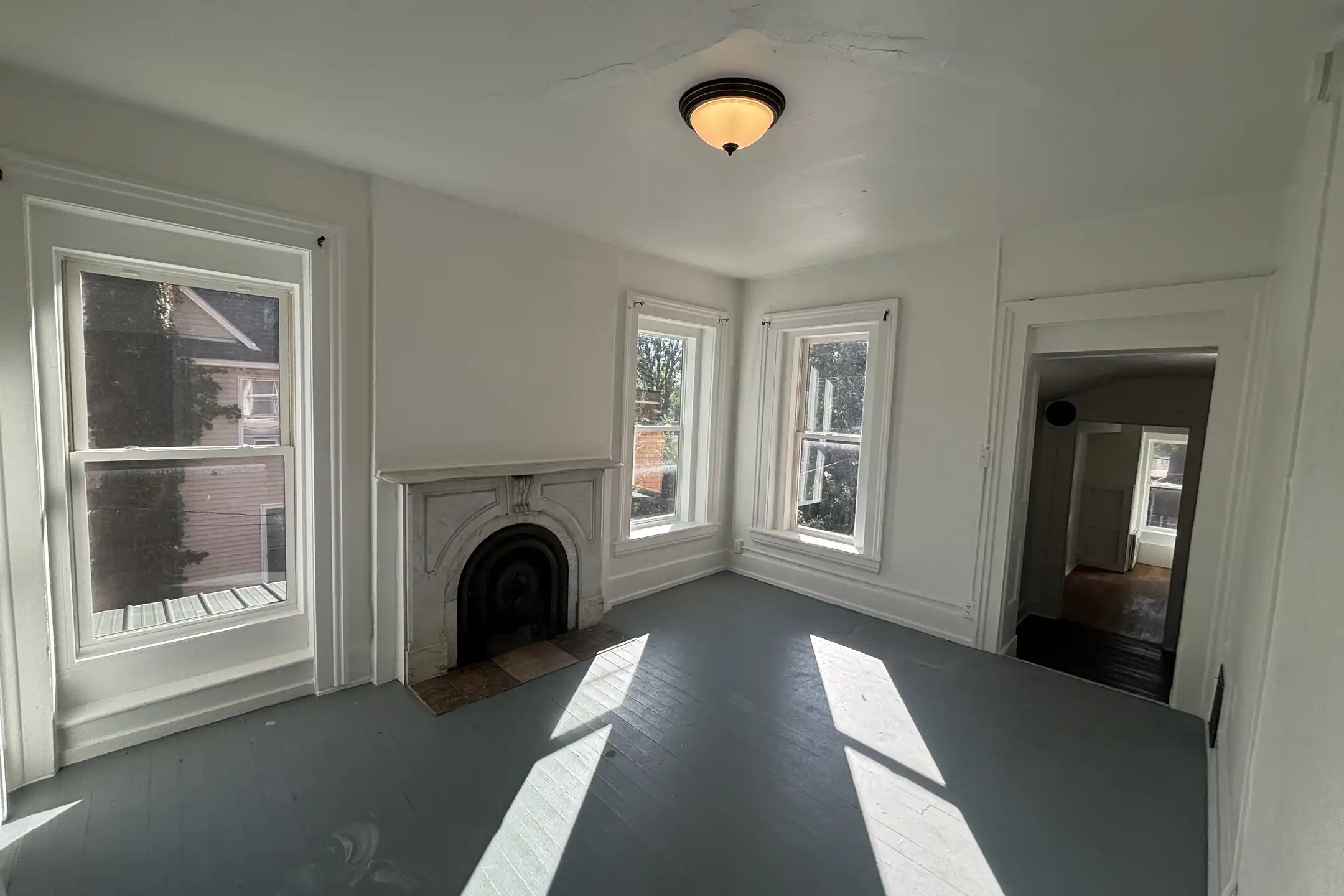 525 S Central Ave unit 1 - Burlington, IA 52601 | ApartmentGuide.com