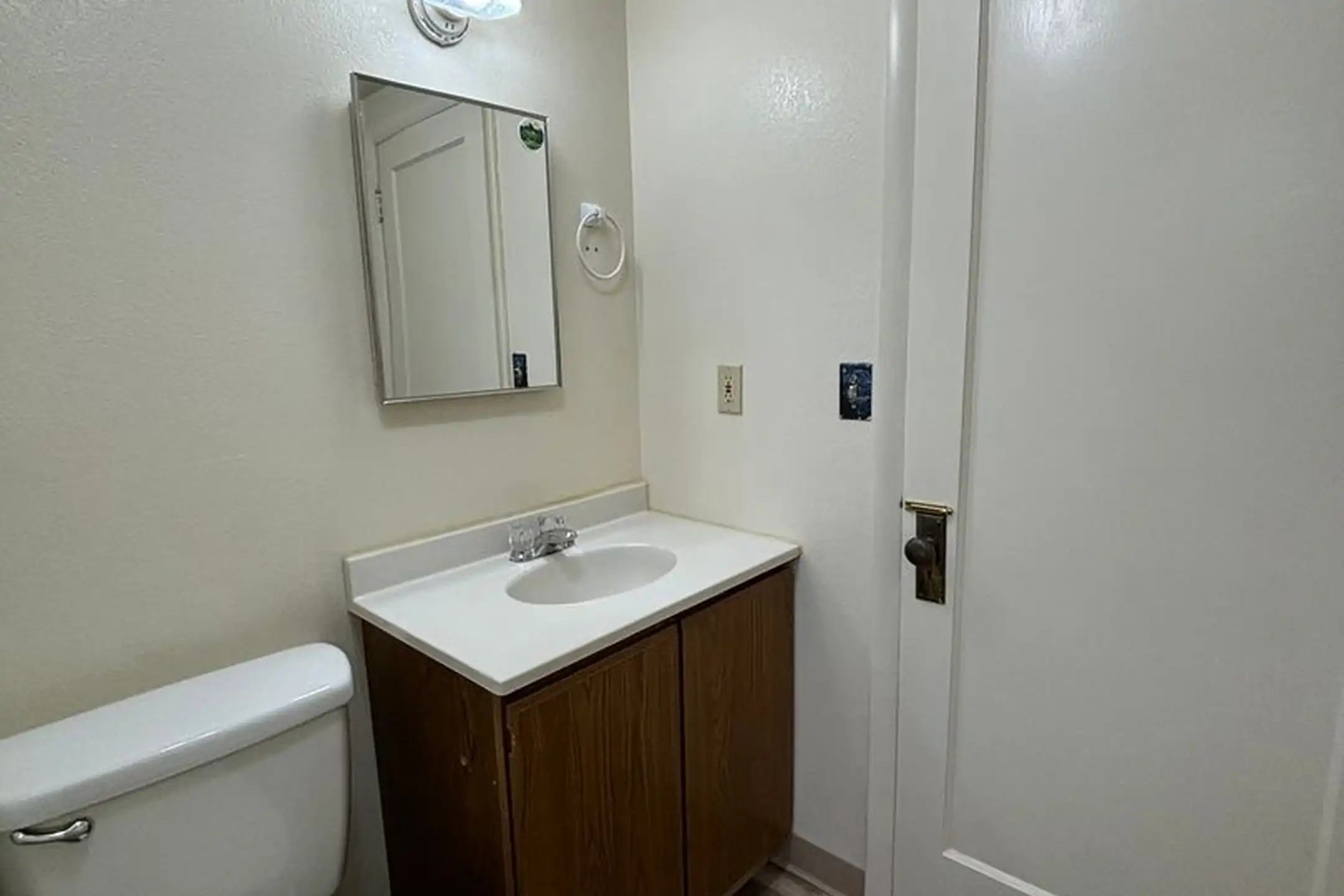 913 N Park Ave unit B - Helena, MT 59601 | ApartmentGuide.com