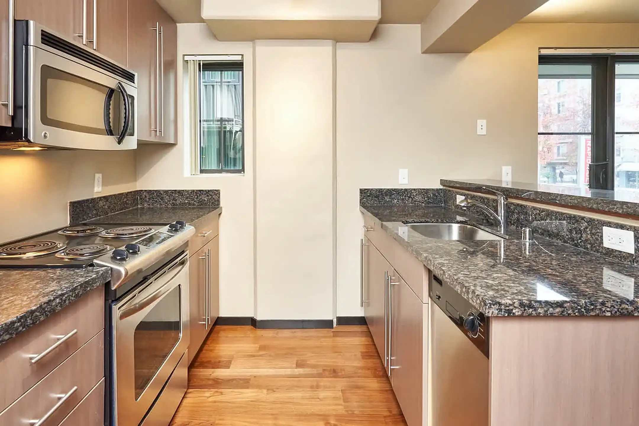 Moda - Seattle, WA 98121 | ApartmentGuide.com