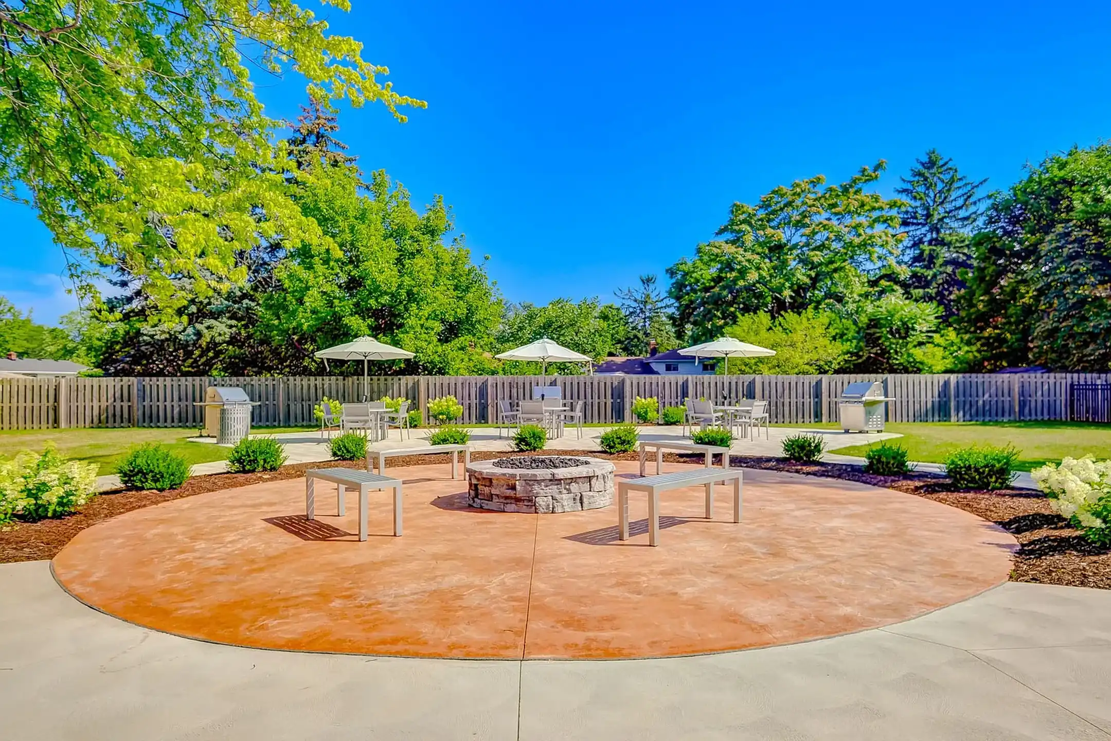 Fairview Village - Fairview Park, OH 44126 | ApartmentGuide.com