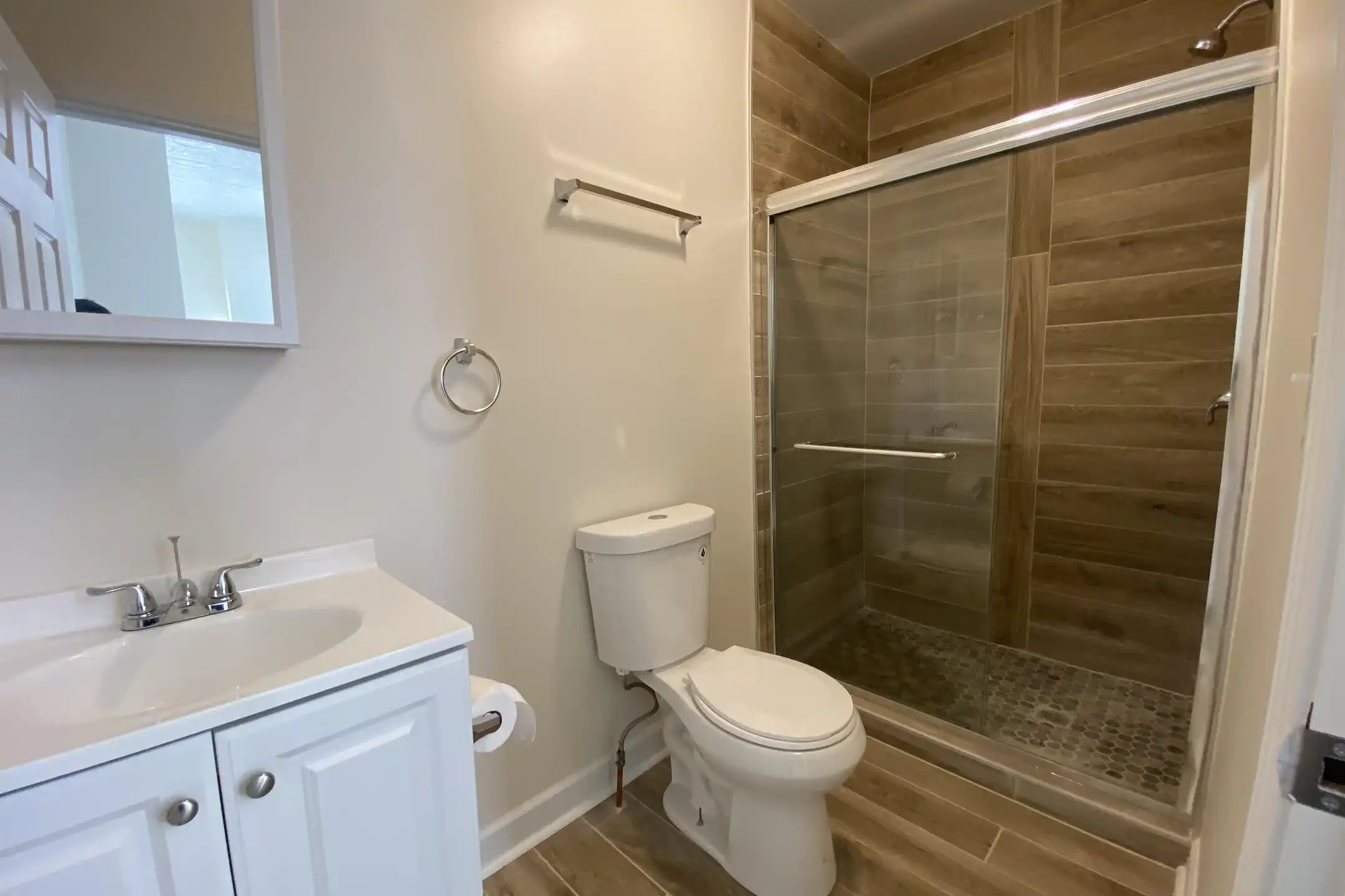 4450 S Wood St unit 1 FRONT - Chicago, IL 60609 | ApartmentGuide.com