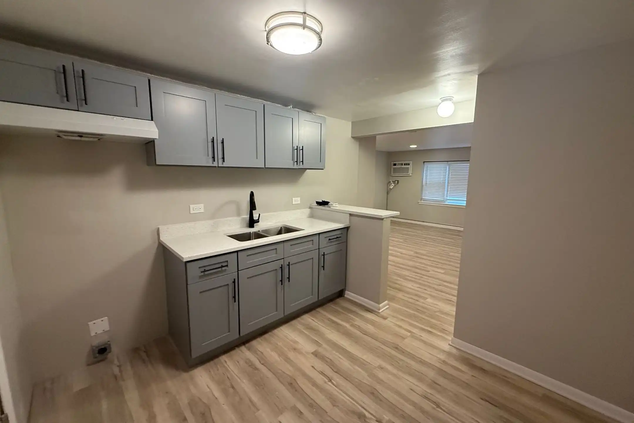 1809 14th Ave unit BW - Broadview, IL 60155 | ApartmentGuide.com