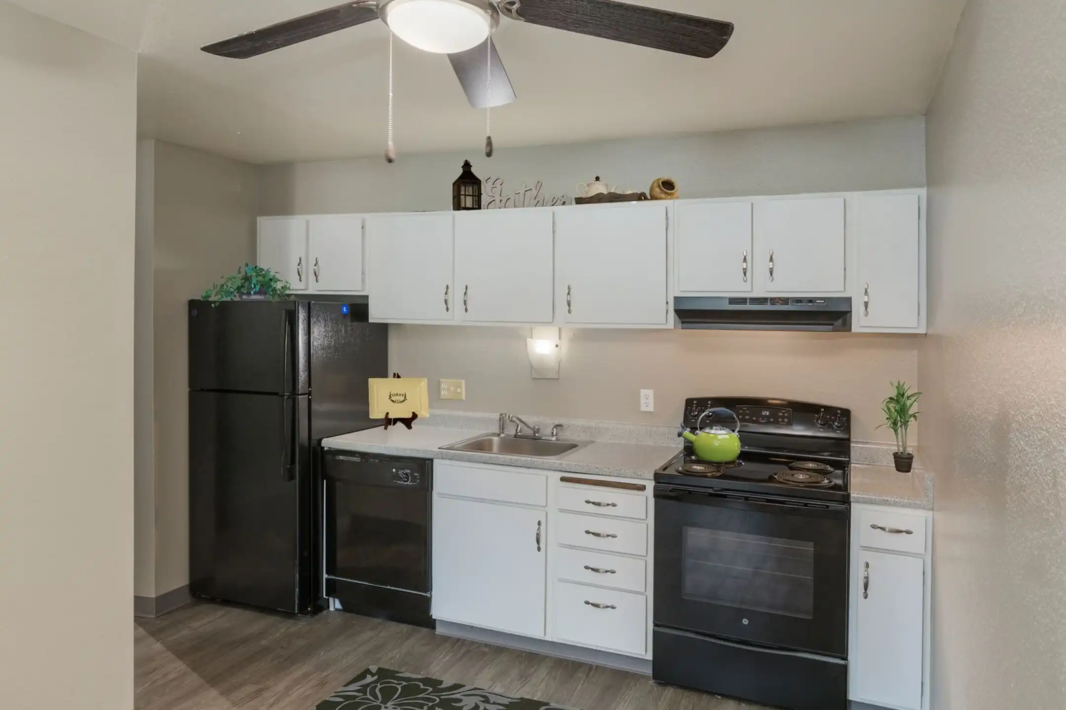 Mason Manor Apartments - Colorado Springs, CO 80909 | ApartmentGuide.com