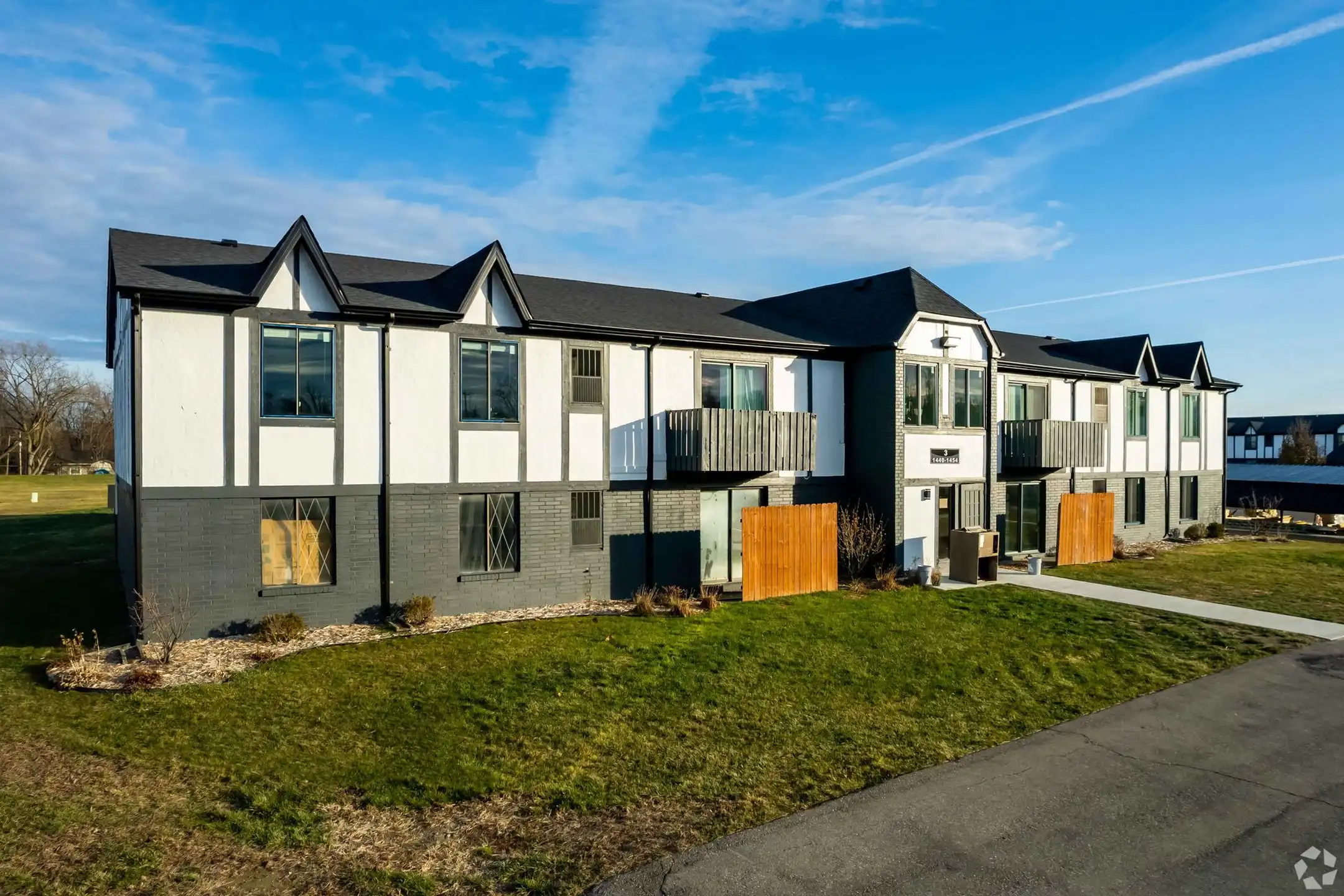 The LUX off Linden - Flint, MI 48532 | ApartmentGuide.com