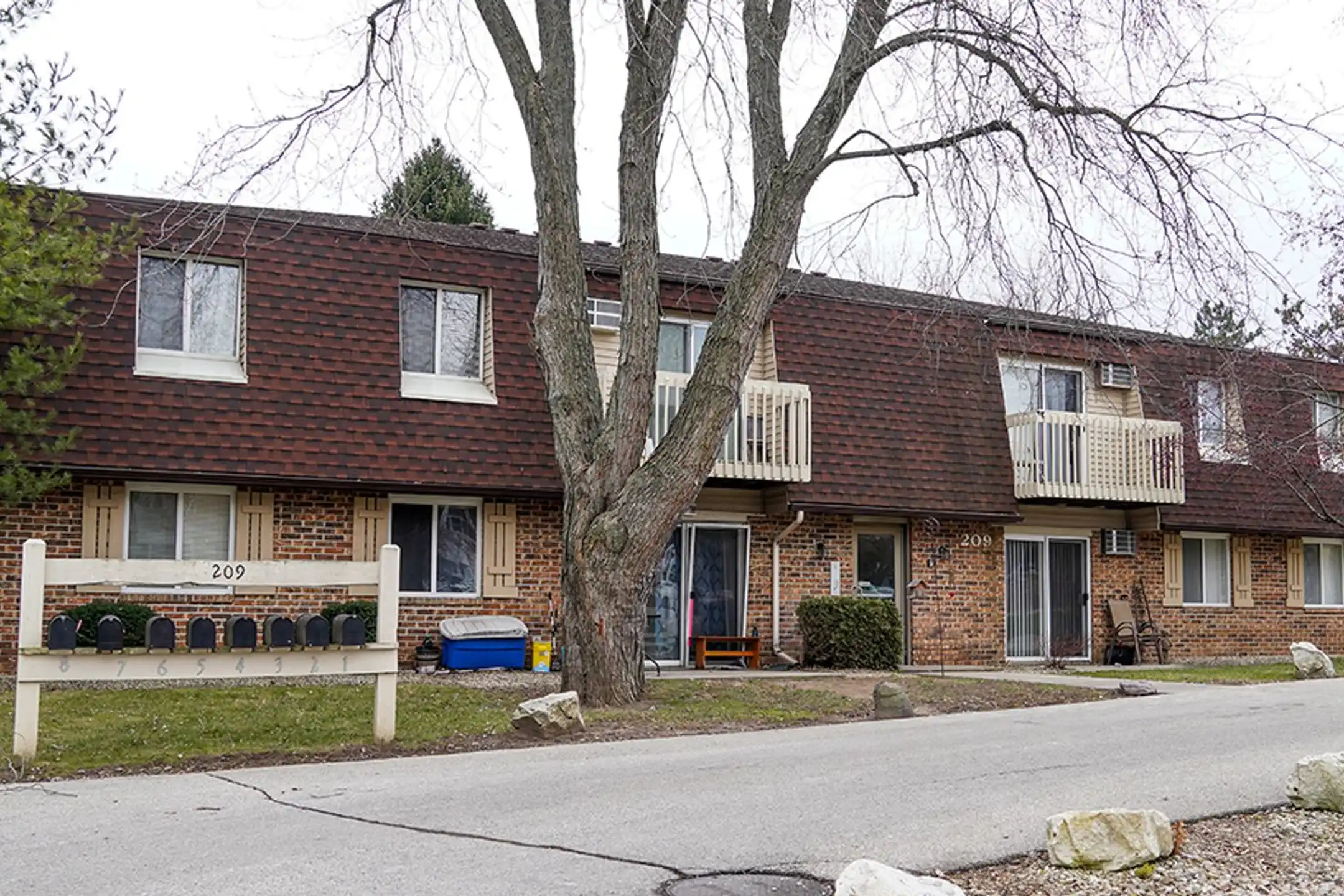 Roosevelt Gardens - West Bend, WI 53090 | ApartmentGuide.com