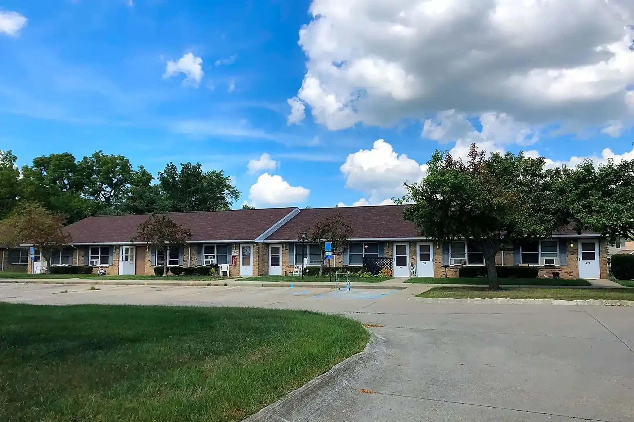 90 N 3rd St - Shelby, OH 44875 | ApartmentGuide.com